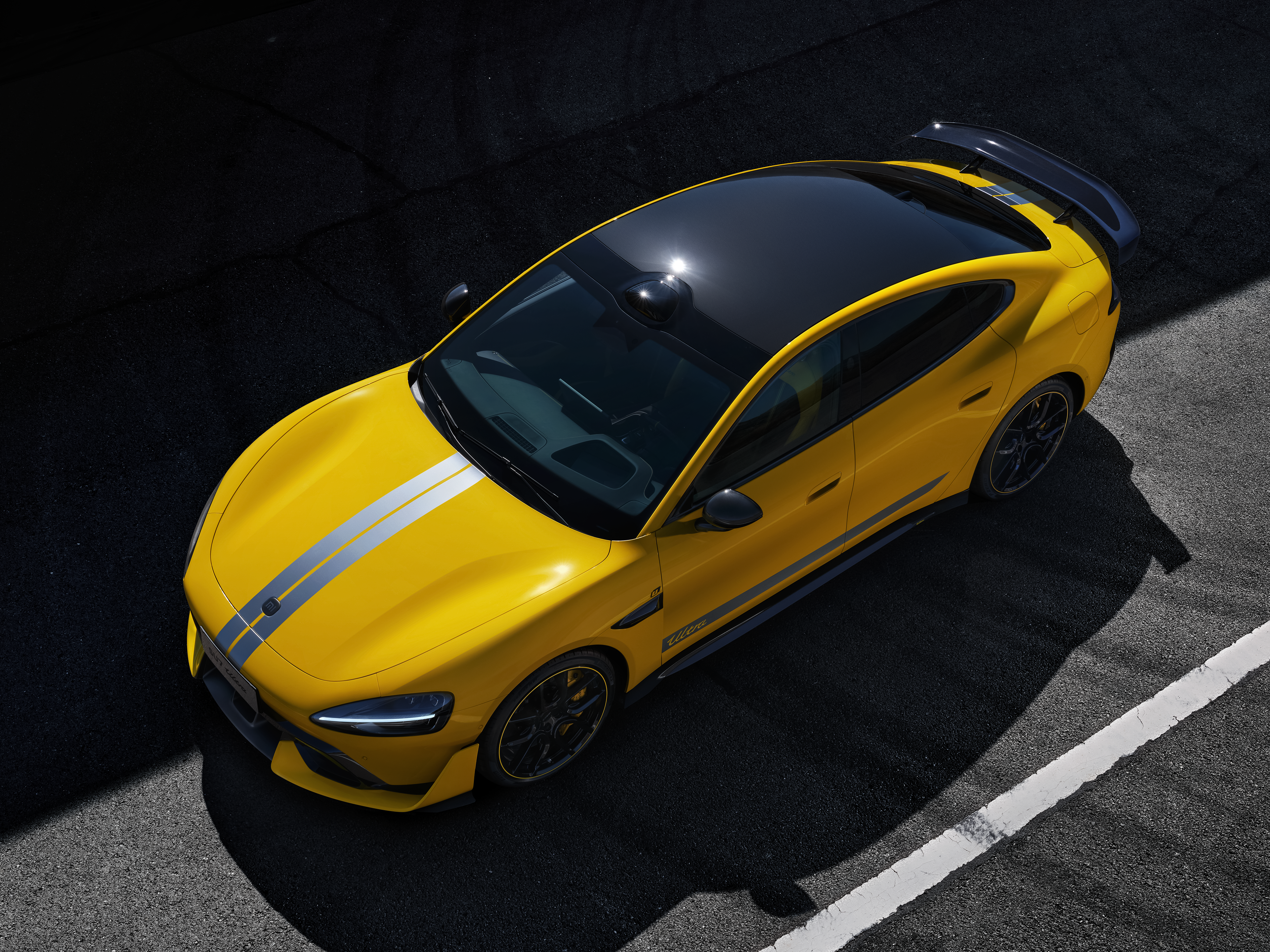 Phone Maker vs. Tesla: Xiaomi SU7 Ultra Takes on Model S Plaid in 2,500 ...