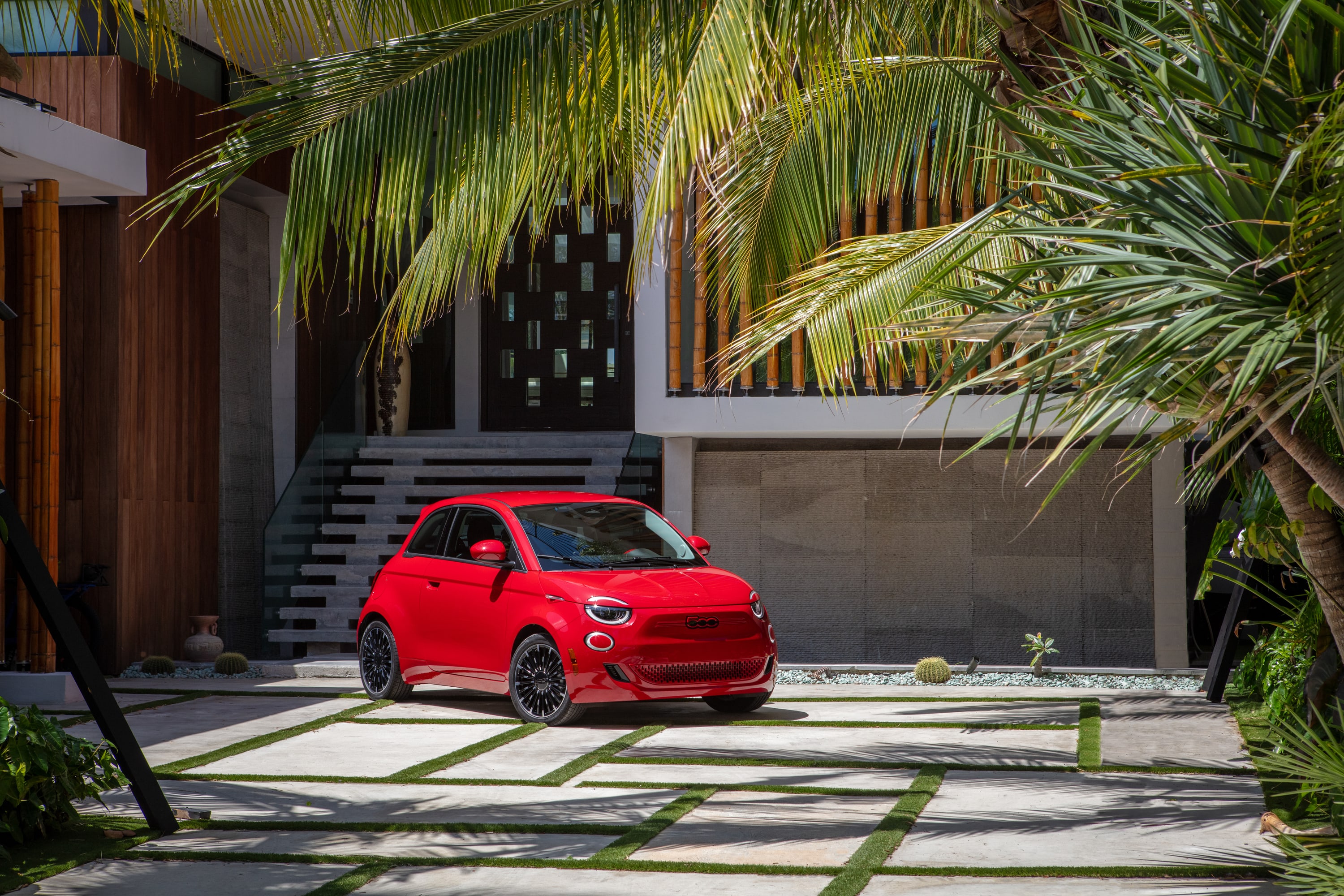 Fiat 500e: Beyond the Cuteness, 4 Reasons It Shines, 2 Reasons It ...