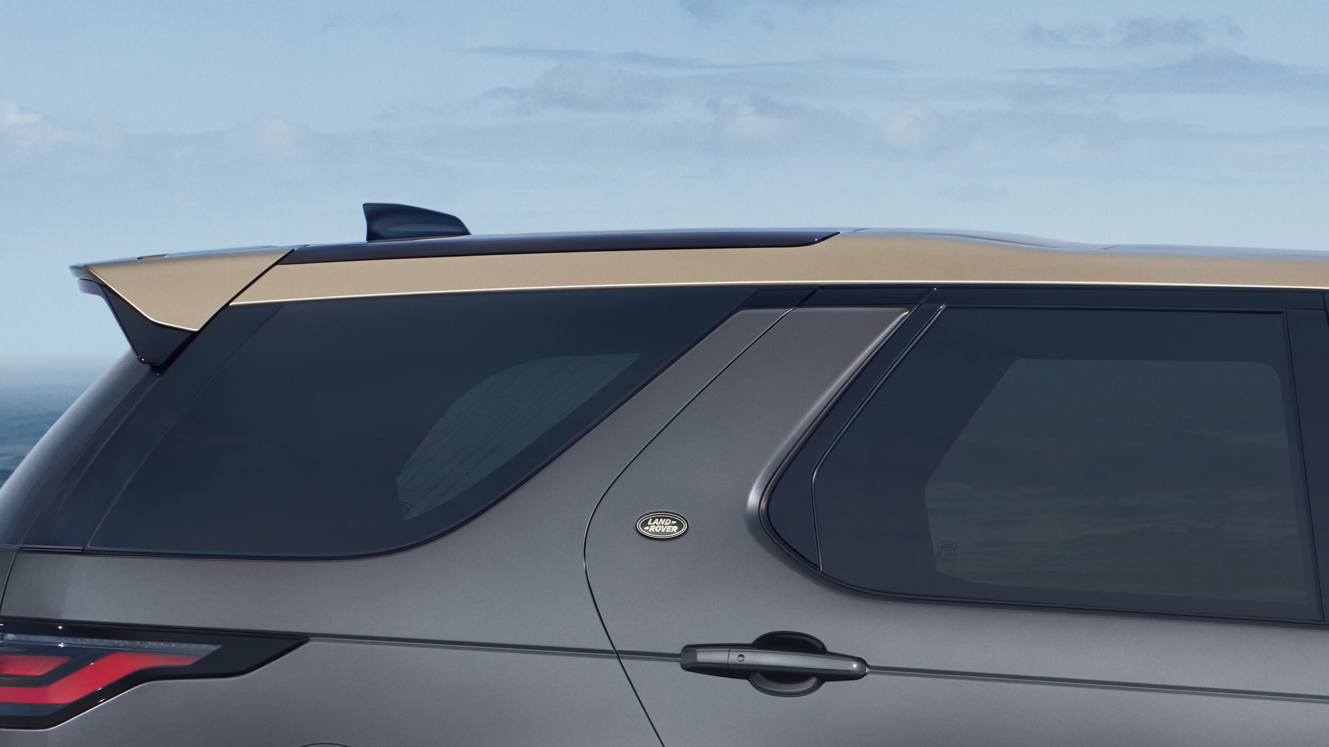 Land Rover Dropped Two New Special Editions To Celebrate 35 Years Of ...