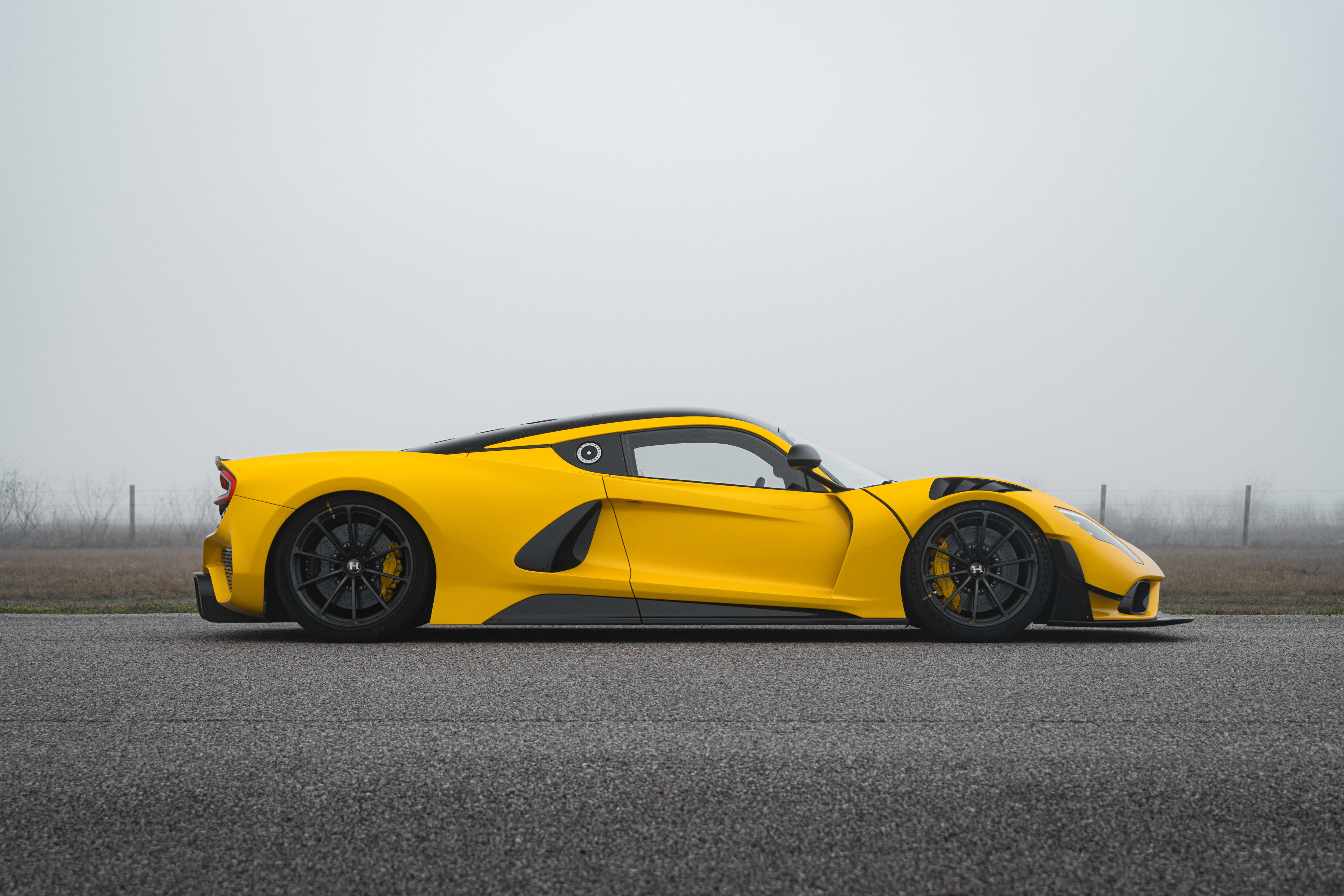 World's Most Powerful Gas Car? Hennessey's 2,031-hp Venom F5 Evolution ...