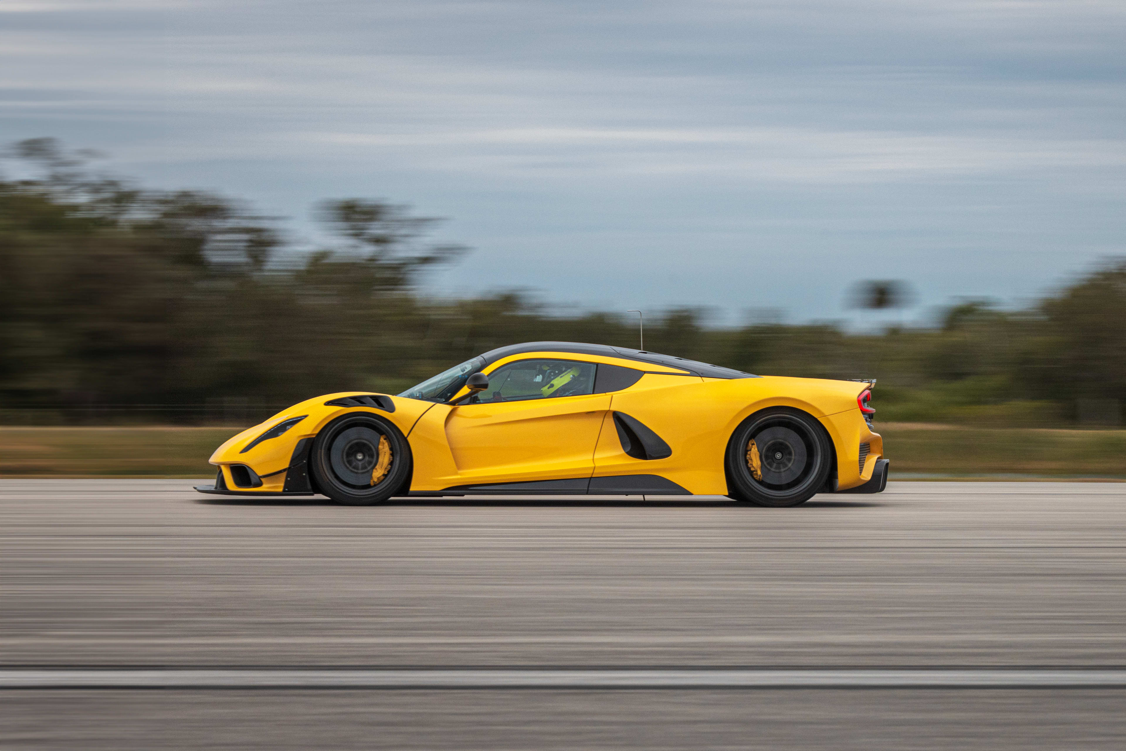 World's Most Powerful Gas Car? Hennessey's 2,031-hp Venom F5 Evolution ...