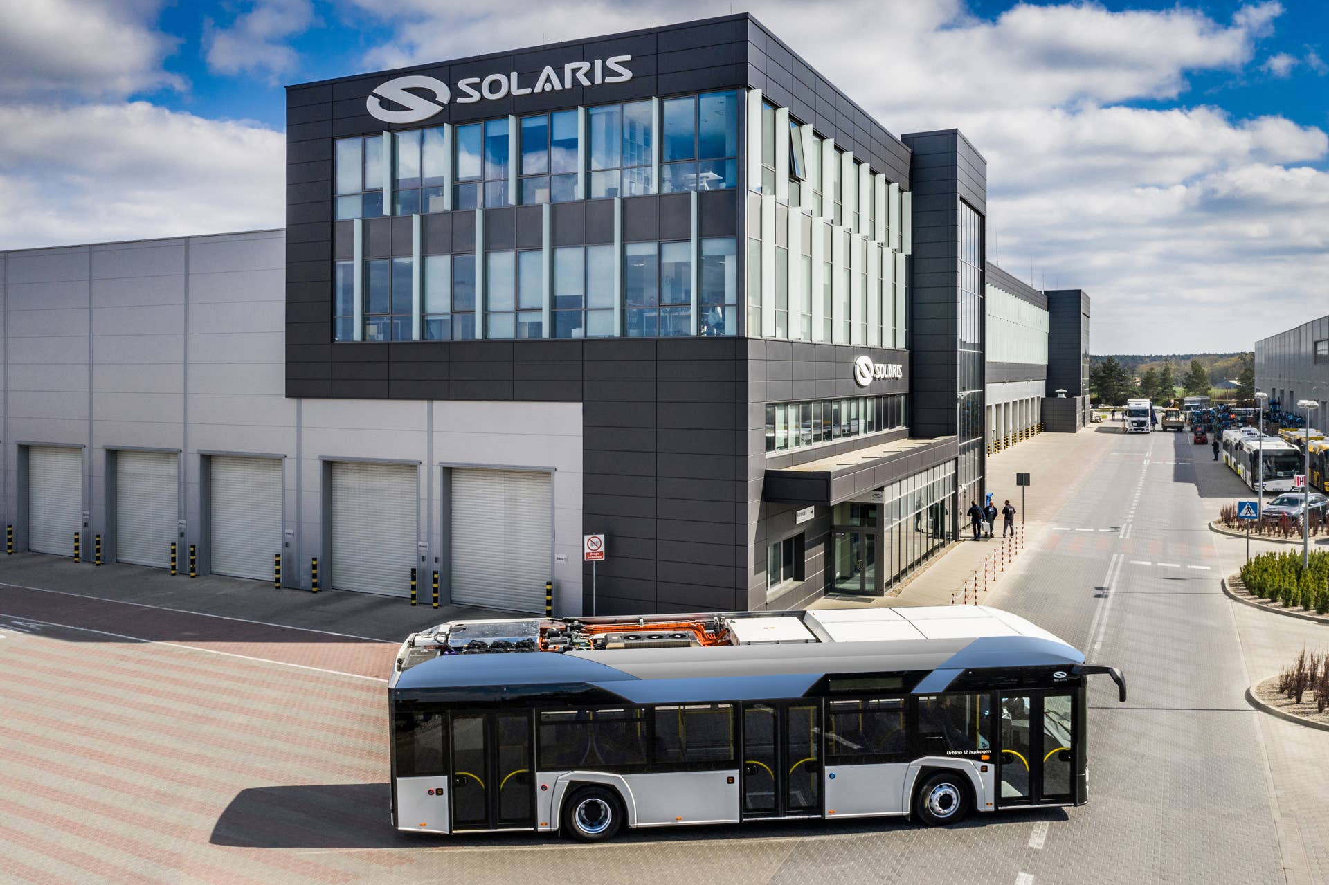 Europe's Hydrogen Bus Trials Show Mixed Results - Autoblog