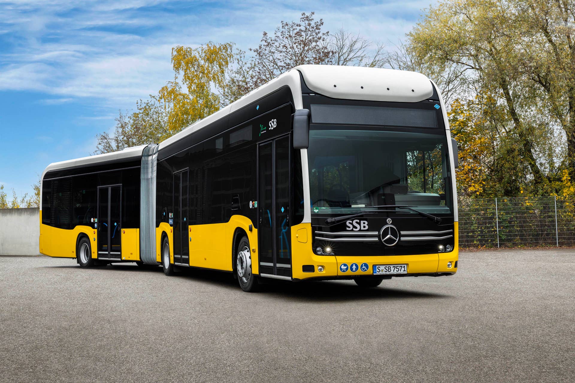 Europe's Hydrogen Bus Trials Show Mixed Results - Autoblog