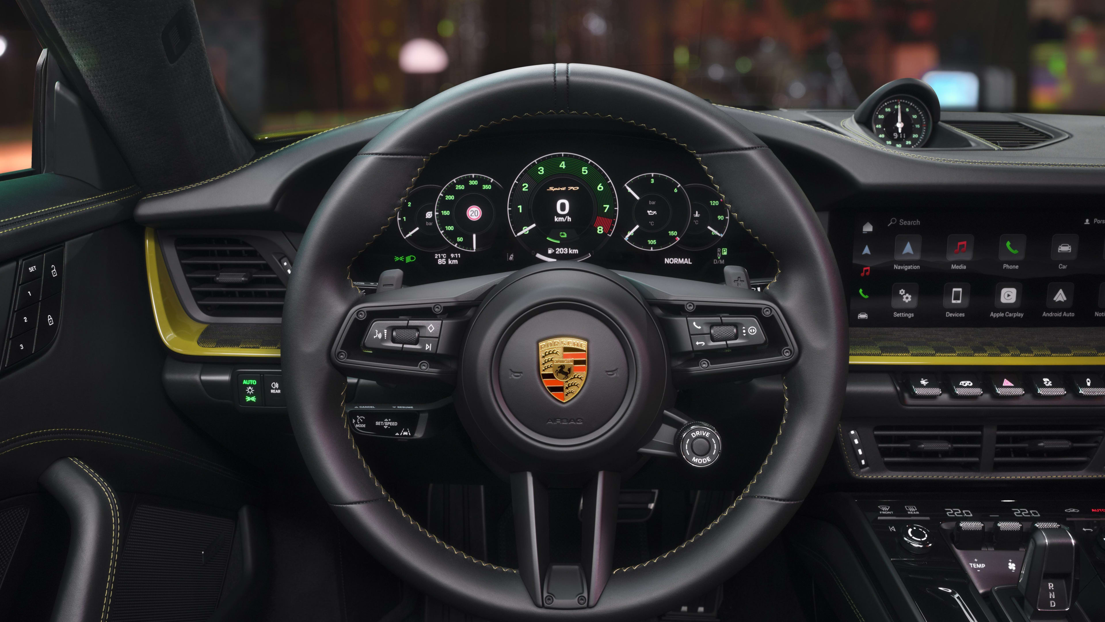 Porsche Re-Introduces Its Funky ‘Pasha’ Interior for the 2026 911 ...