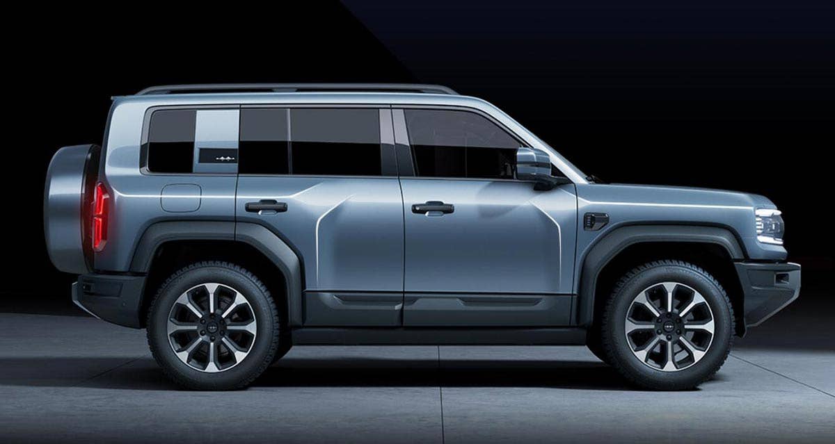 Toyota Land Cruiser Hybrid vs BYD Fang Cheng Bao Leopard 5 PHEV - Japan ...