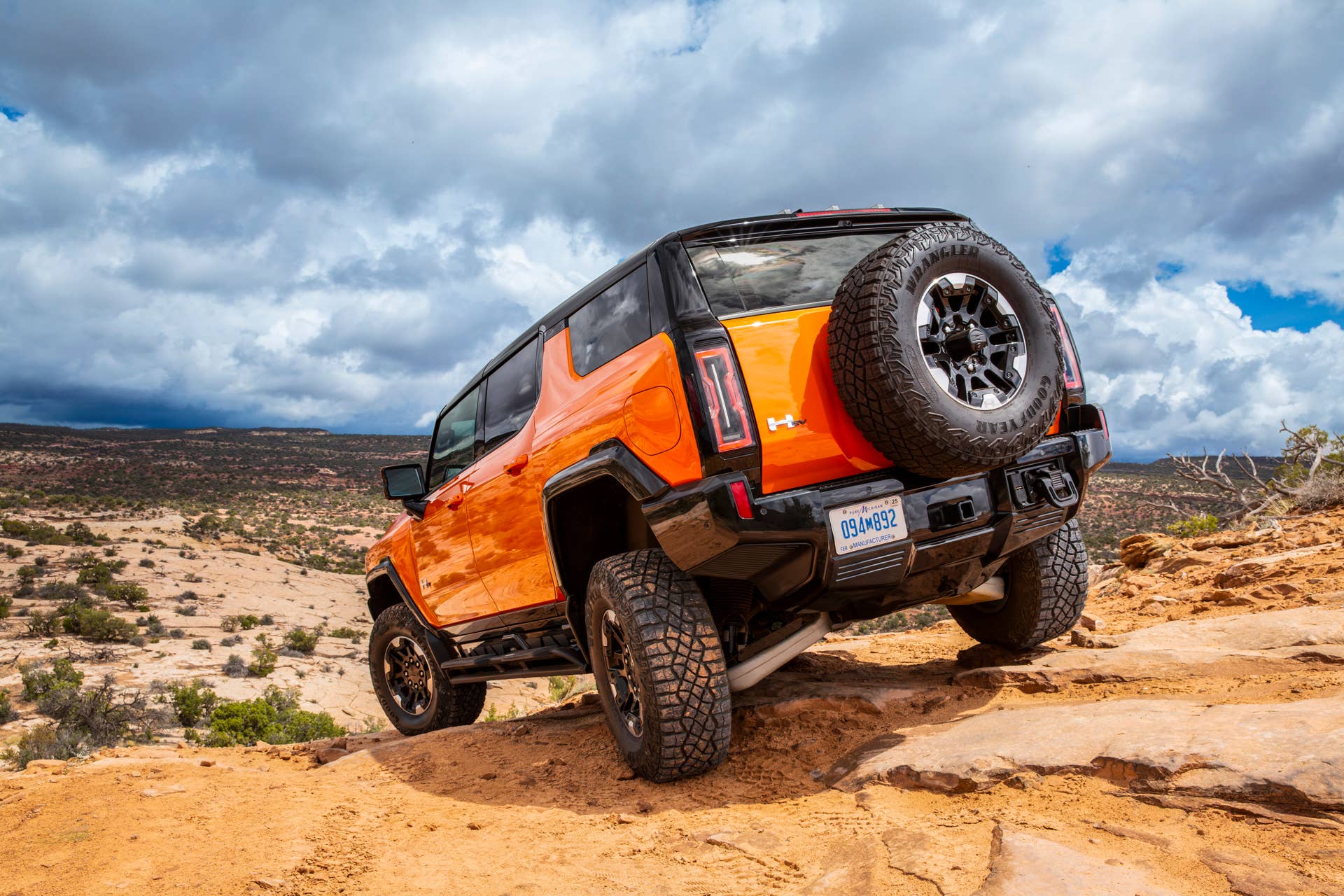 I Test Drove the 2025 Hummer EV SUV: Here's the Real Verdict - Autoblog
