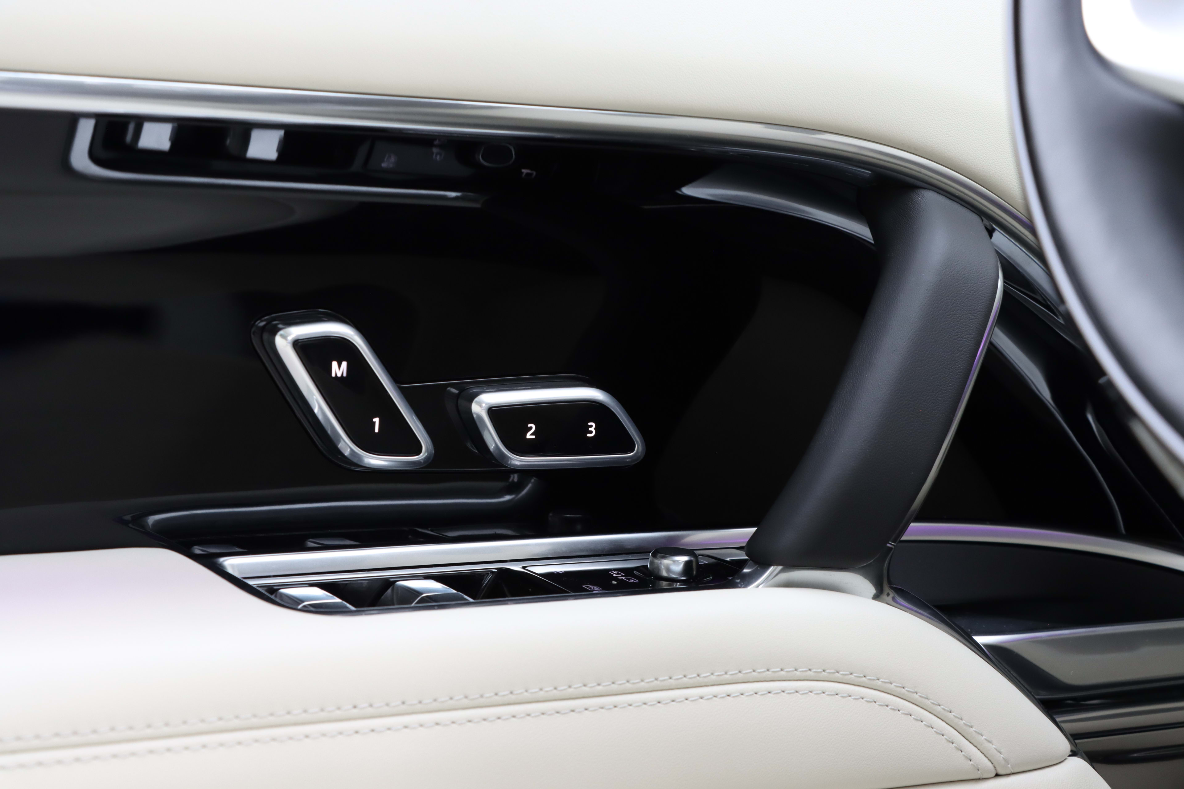 I Test Drove the 2025 Range Rover EWB Autobiography: Here’s the Real ...