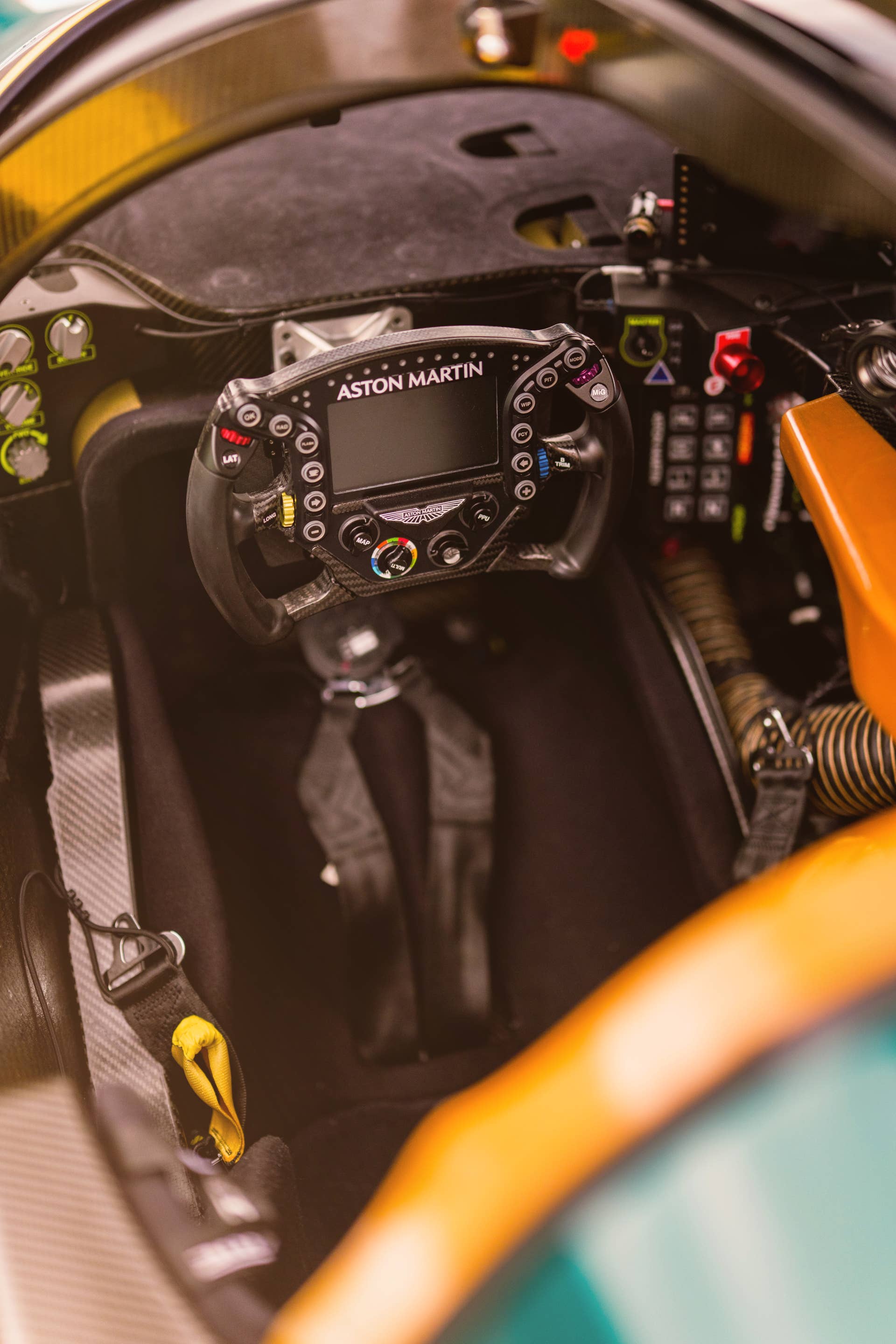 Aston Martin's New Valkyrie LM Is As Close As You Can Get To a Le Mans ...