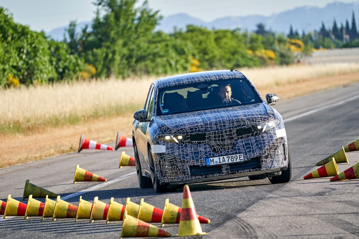 BMW iX3 Coming as First Neue Klasse EV with High-Tech Package - Autoblog