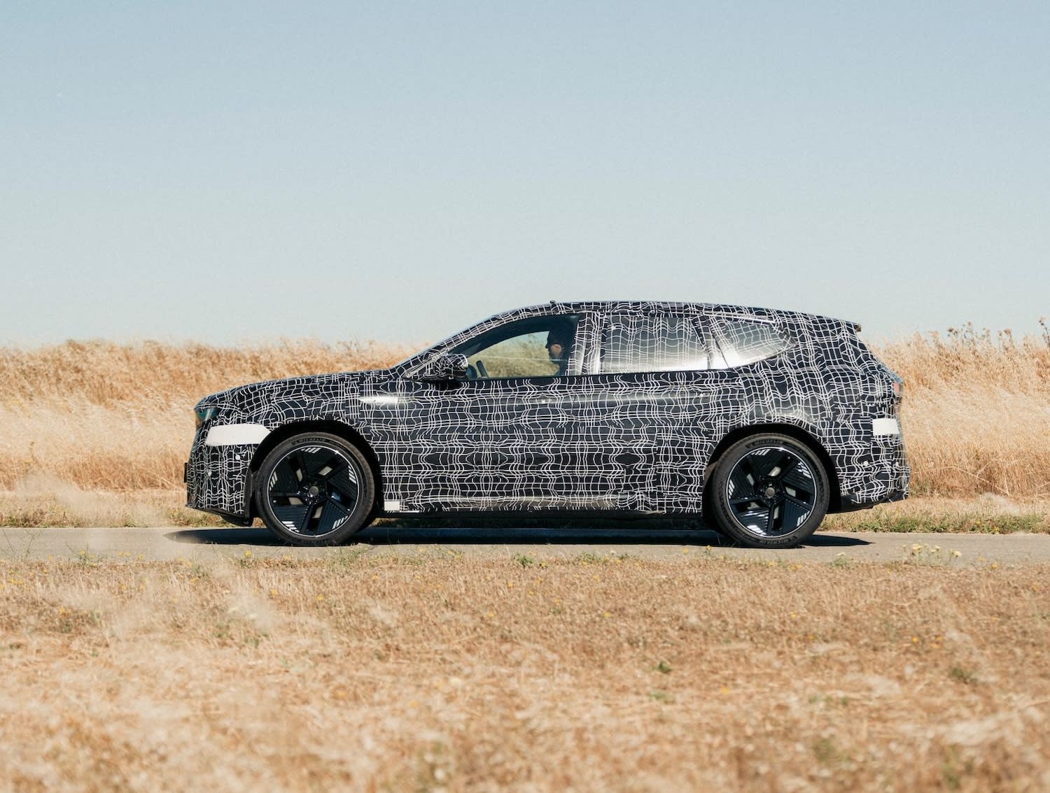 BMW iX3 Coming as First Neue Klasse EV with High-Tech Package - Autoblog