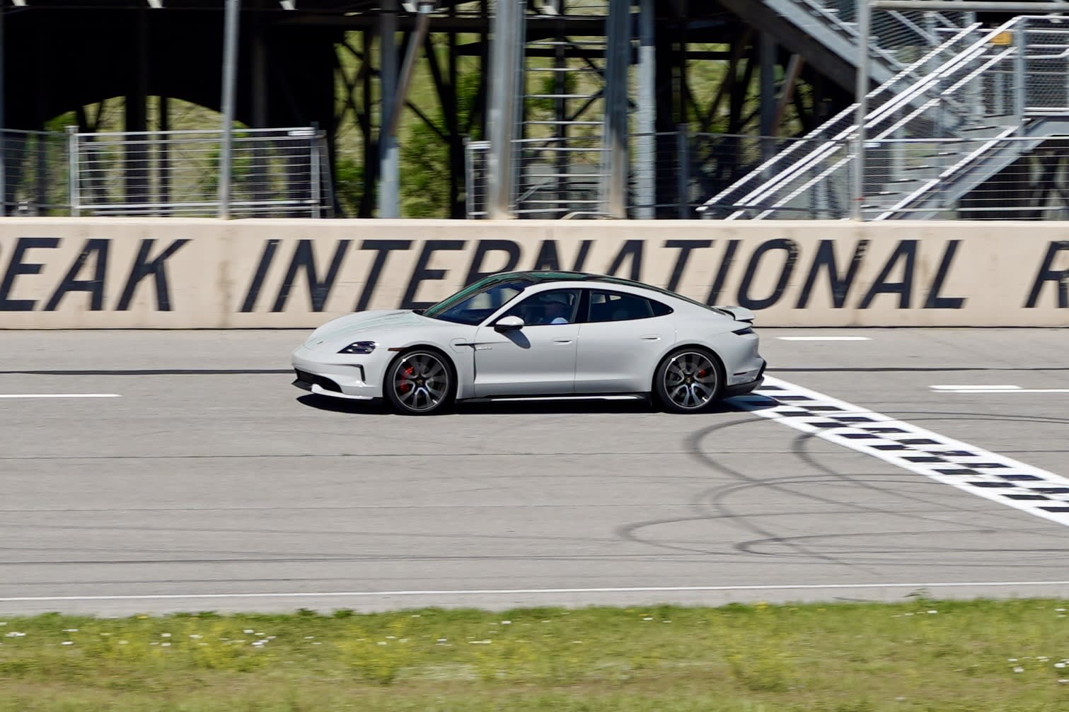 The Roar, The Rush, The Reality: The Ultimate Porsche Test Drive - Autoblog
