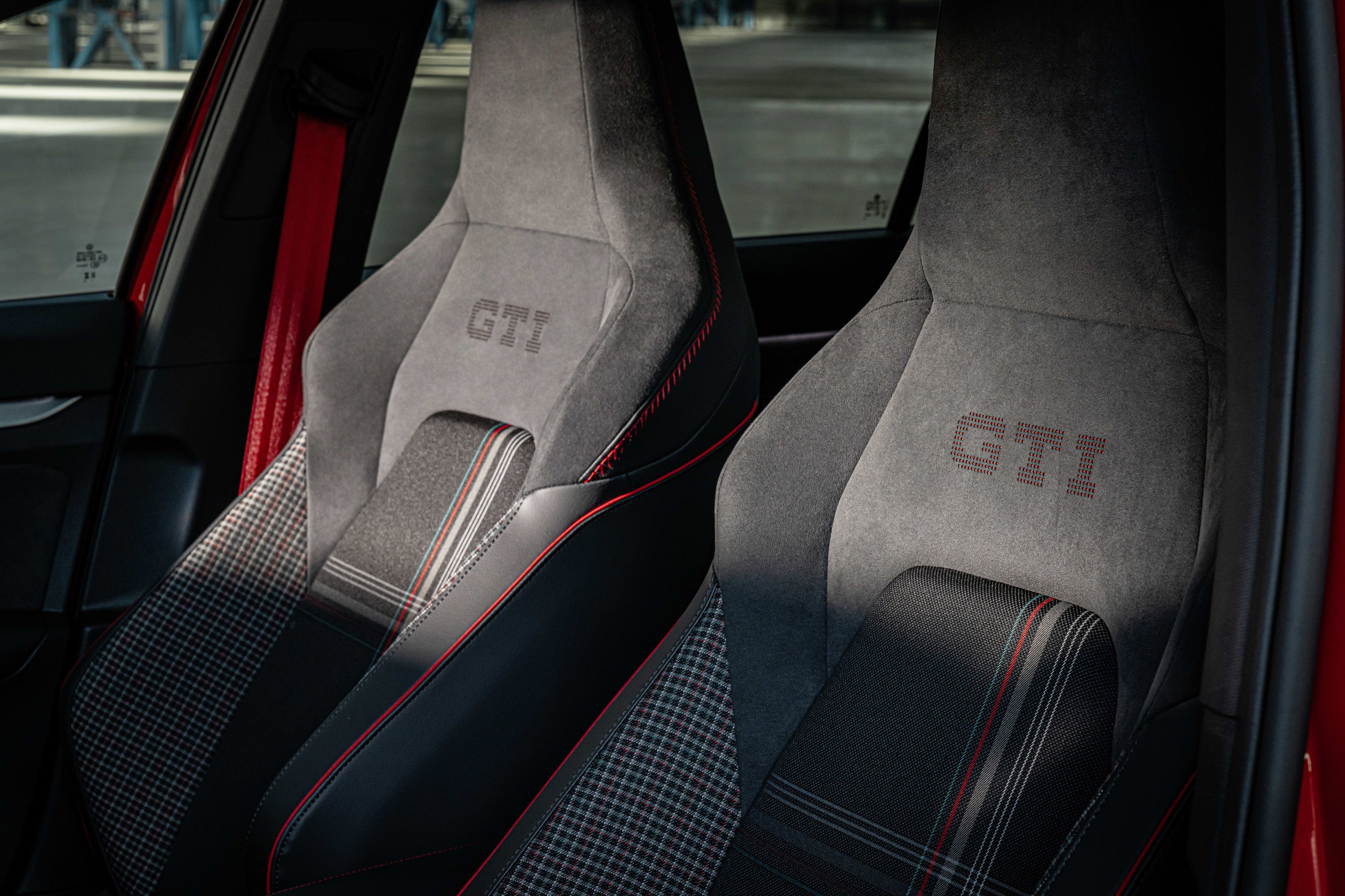 Volkswagen GTI Edition 50 Revealed With Golf R-Rivaling Horsepower ...