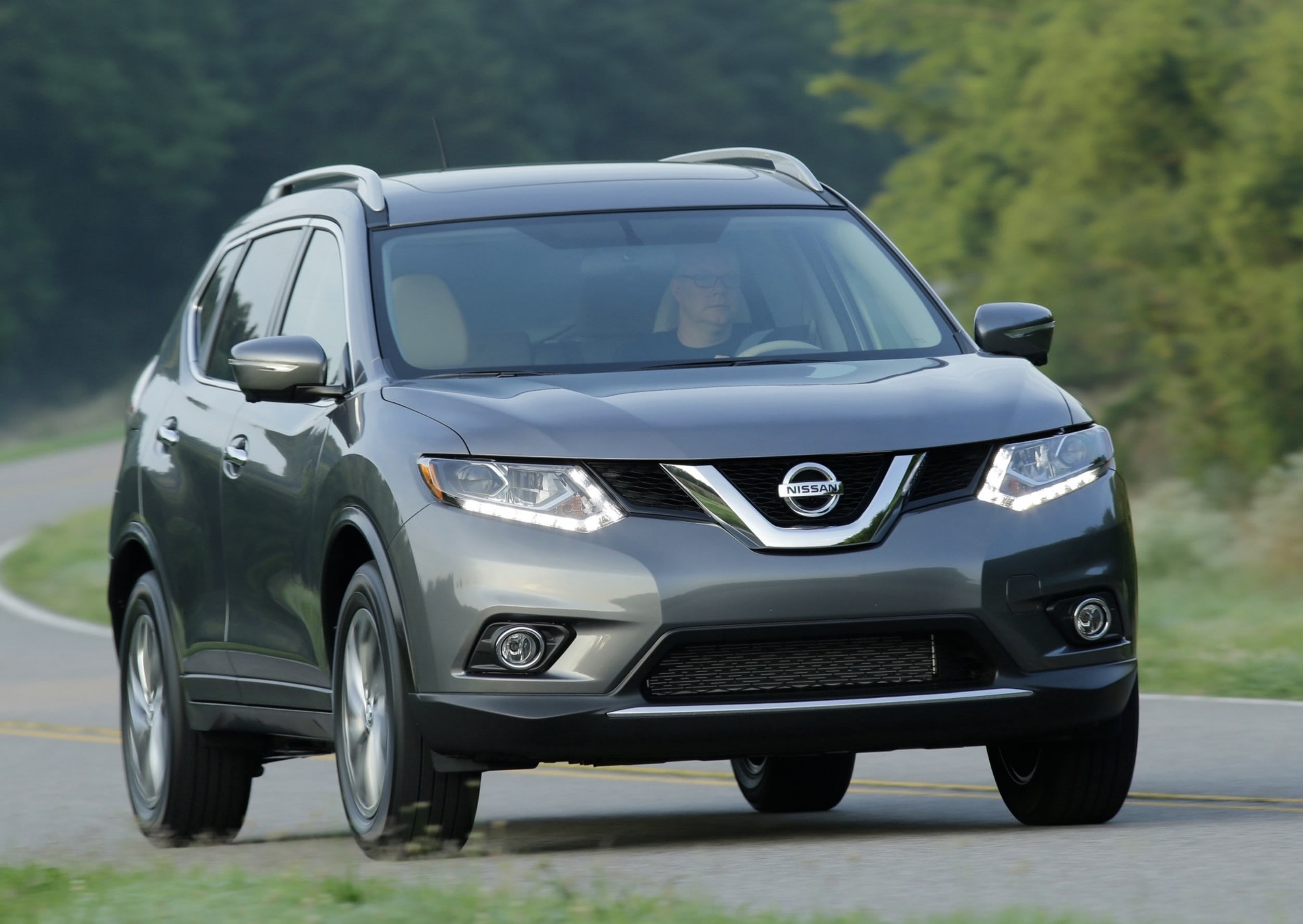 Nissan Rogue Generations Overview: How It Became The Top-Selling Nissan ...