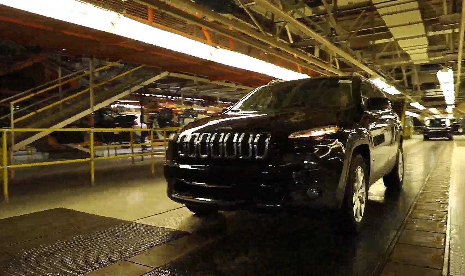 2026 Jeep Cherokee Teased with New Hybrid Powertrain - Autoblog