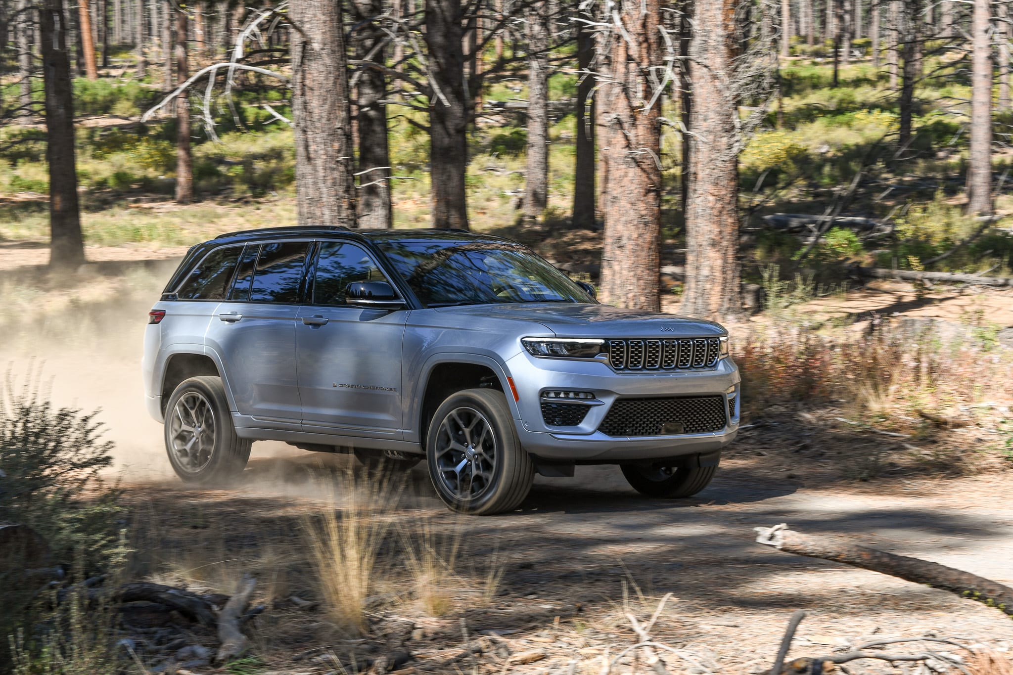 I Test Drove the 2025 Jeep Grand Cherokee 4xe Summit Reserve Off-Road ...