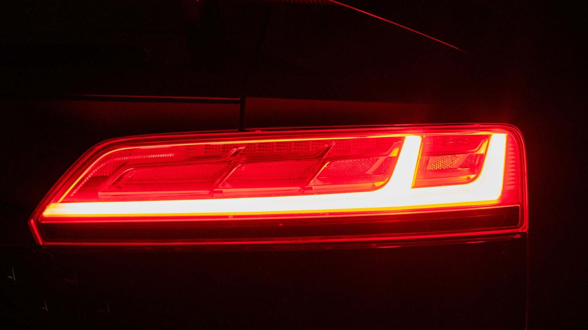 Study Shows How Front-Facing Brake Lights Can Save Lives - Autoblog