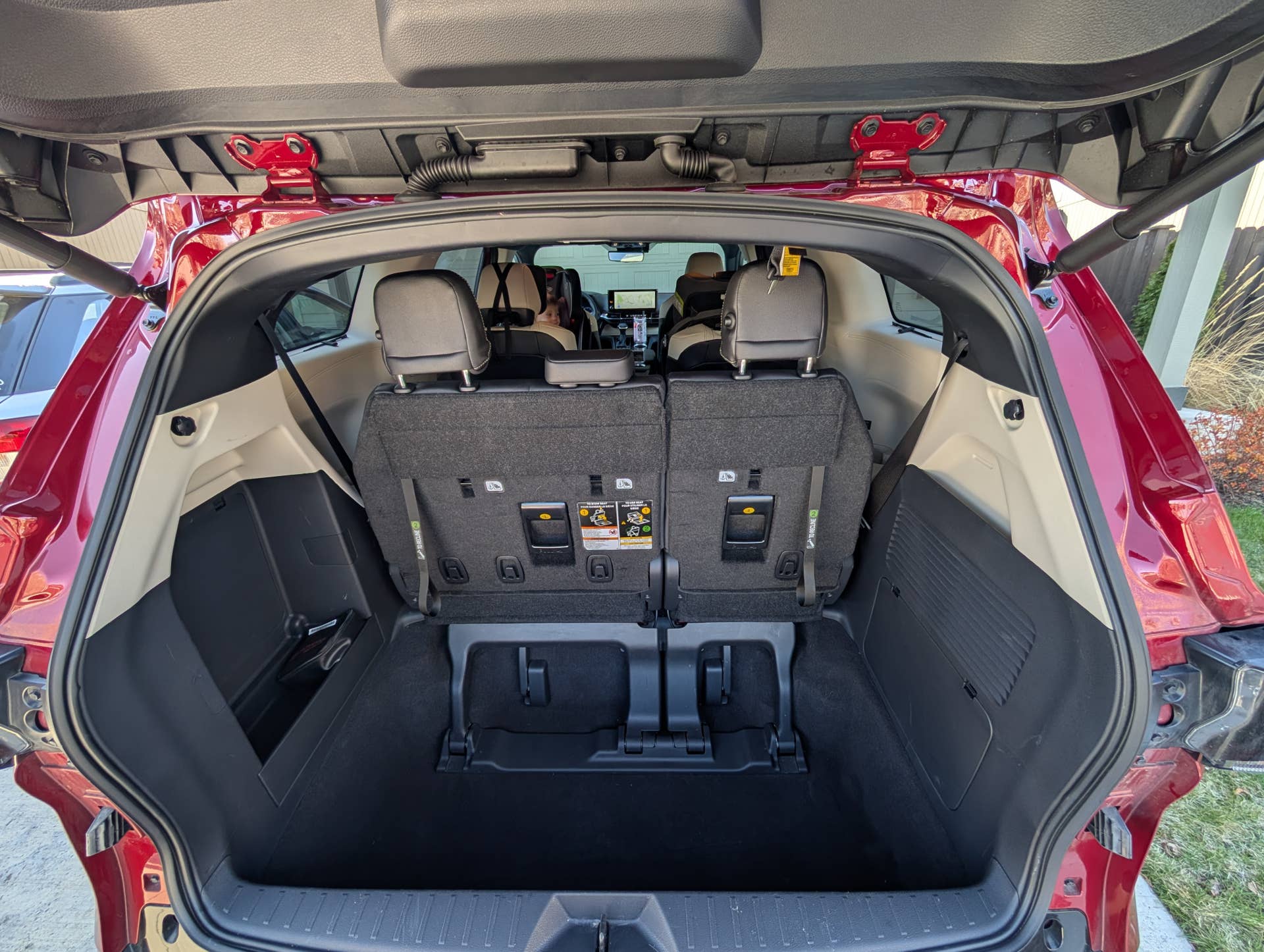 6 Features That Make the 2025 Toyota Sienna Platinum AWD Hybrid Worth ...