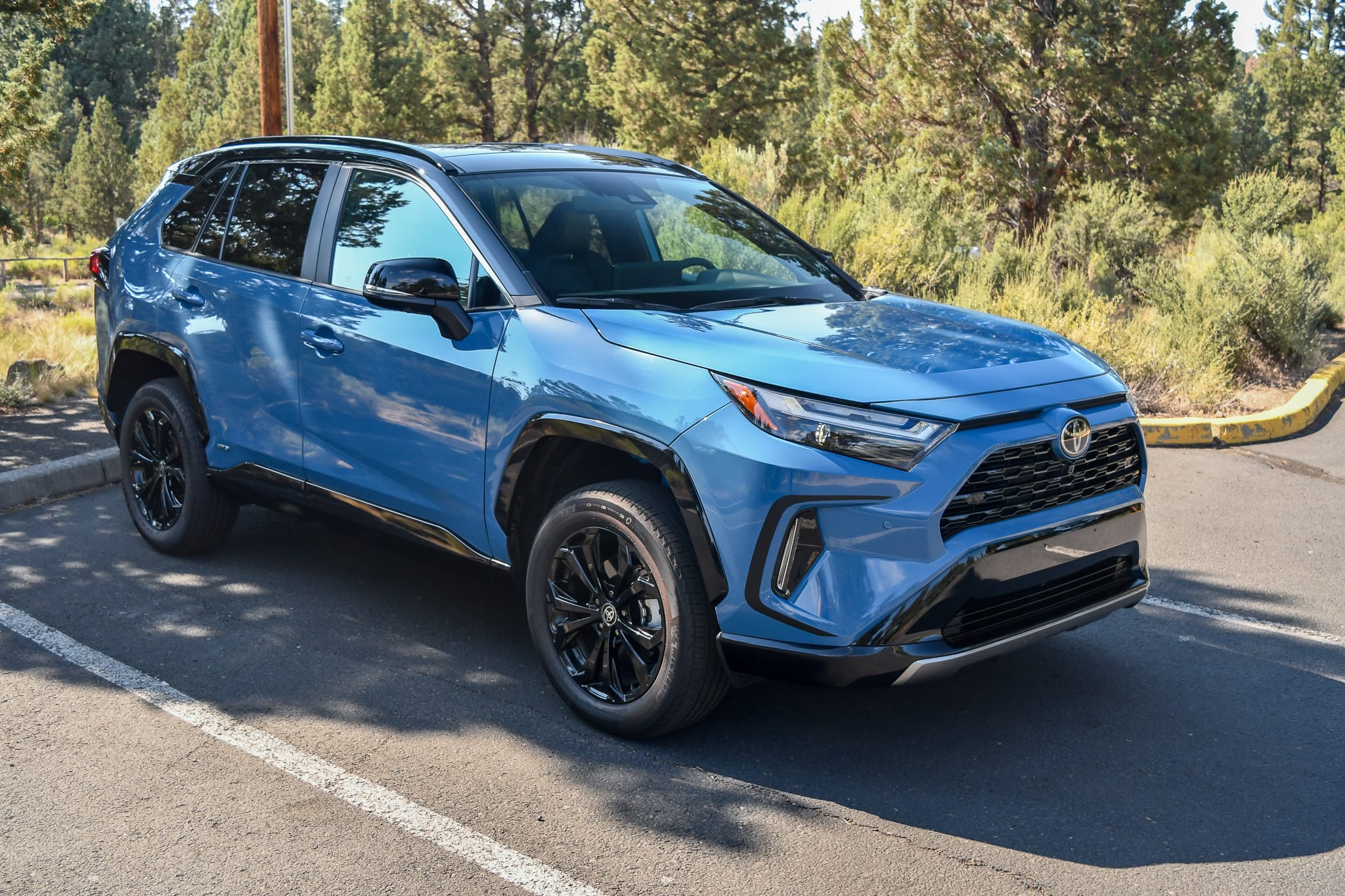 5 Reasons I'd Buy the XSE Trim of the 2025 Toyota RAV4 Hybrid Over the Limited - Autoblog