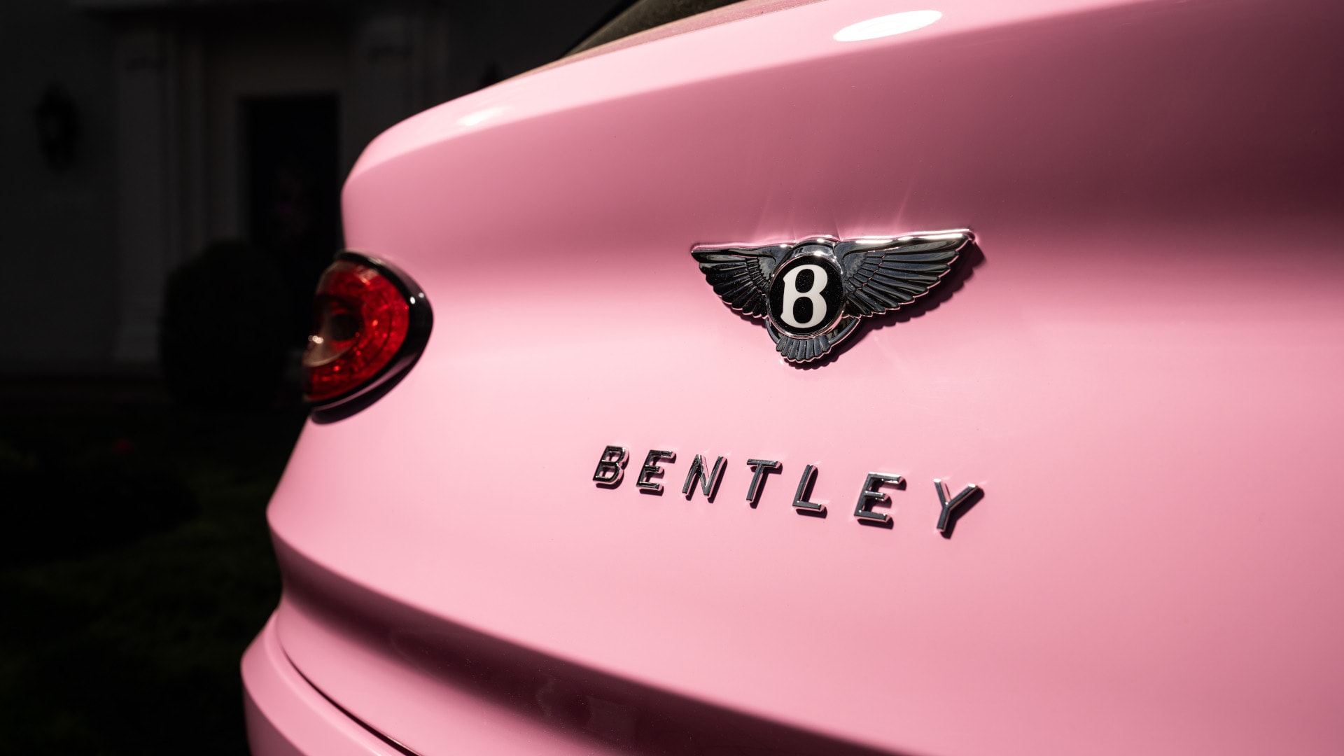 Bentley Shows Off Enormous Color Variety With Custom Bentayga - Autoblog