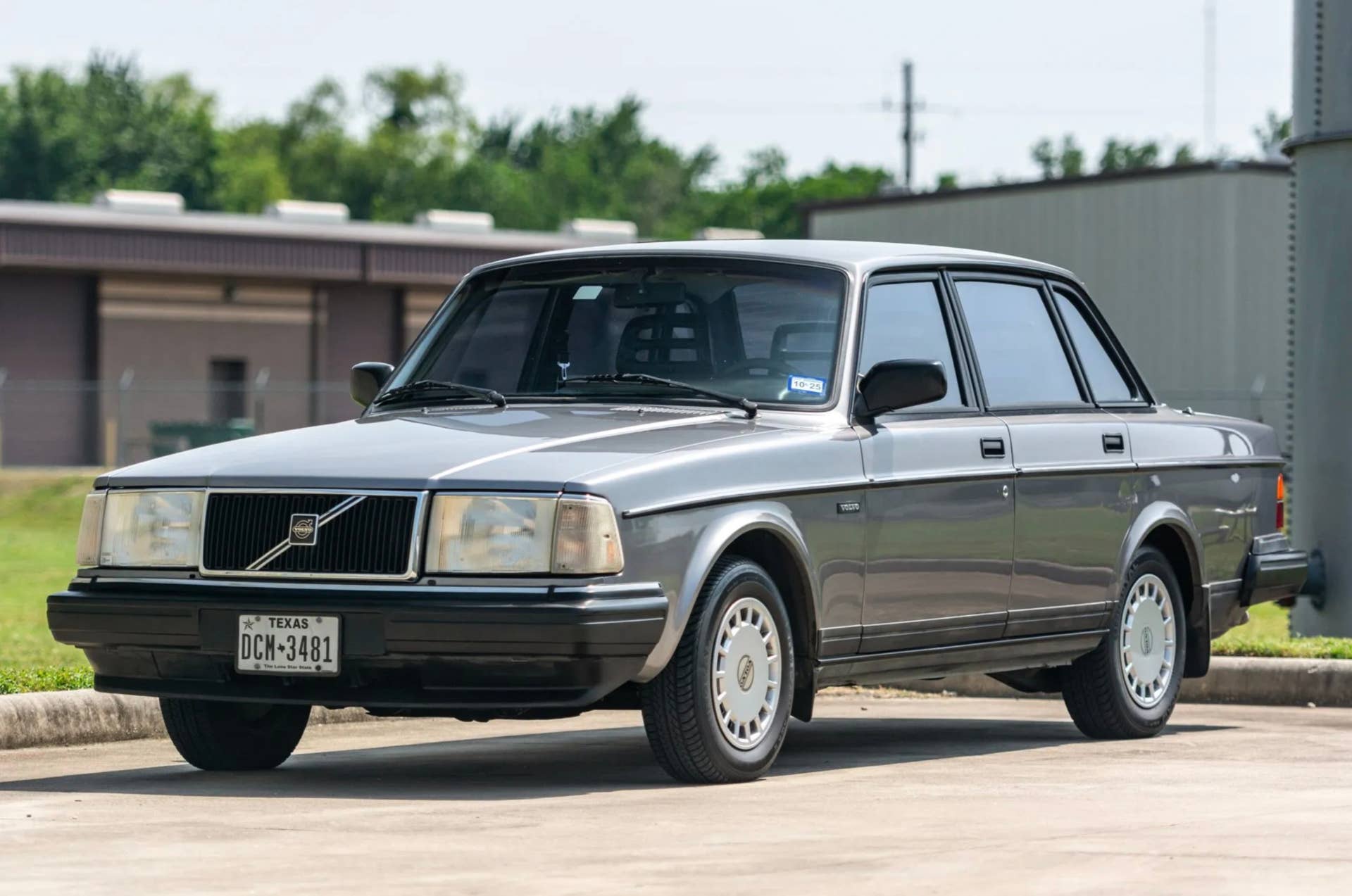 Iconic Volvo 240 Finally Overtaken As Brand’s All-Time Best-Seller ...