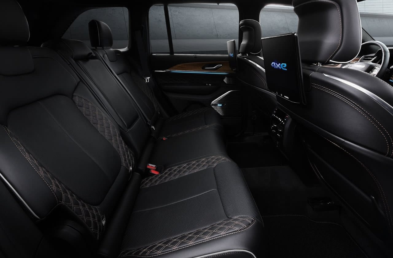 Grand Cherokee Recall: 121,000 Units Affected by Headrest Flaw - Autoblog