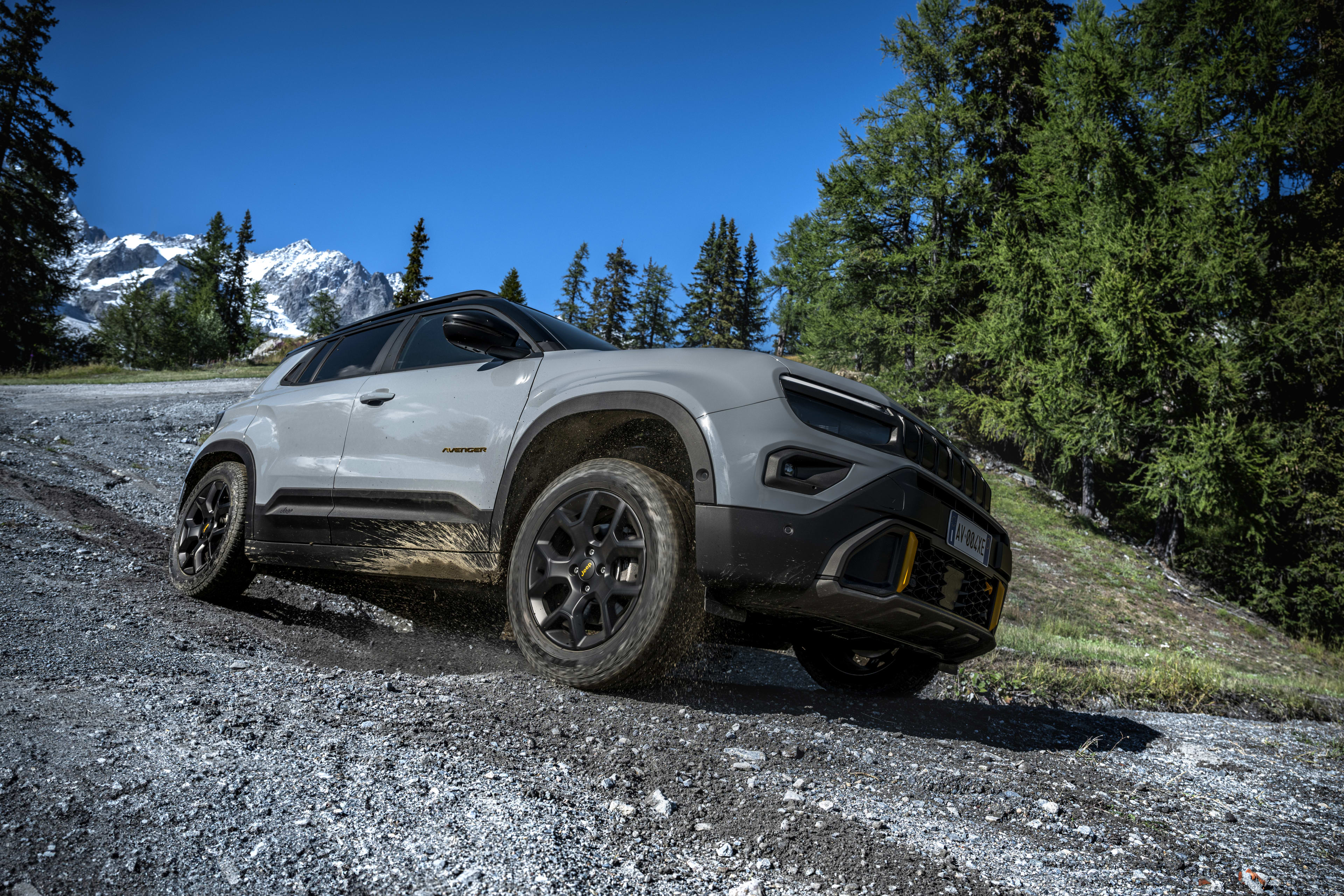 Jeep Avenger Hits 200,000 Orders, Adds New 4xe AWD Hybrid Model - Autoblog