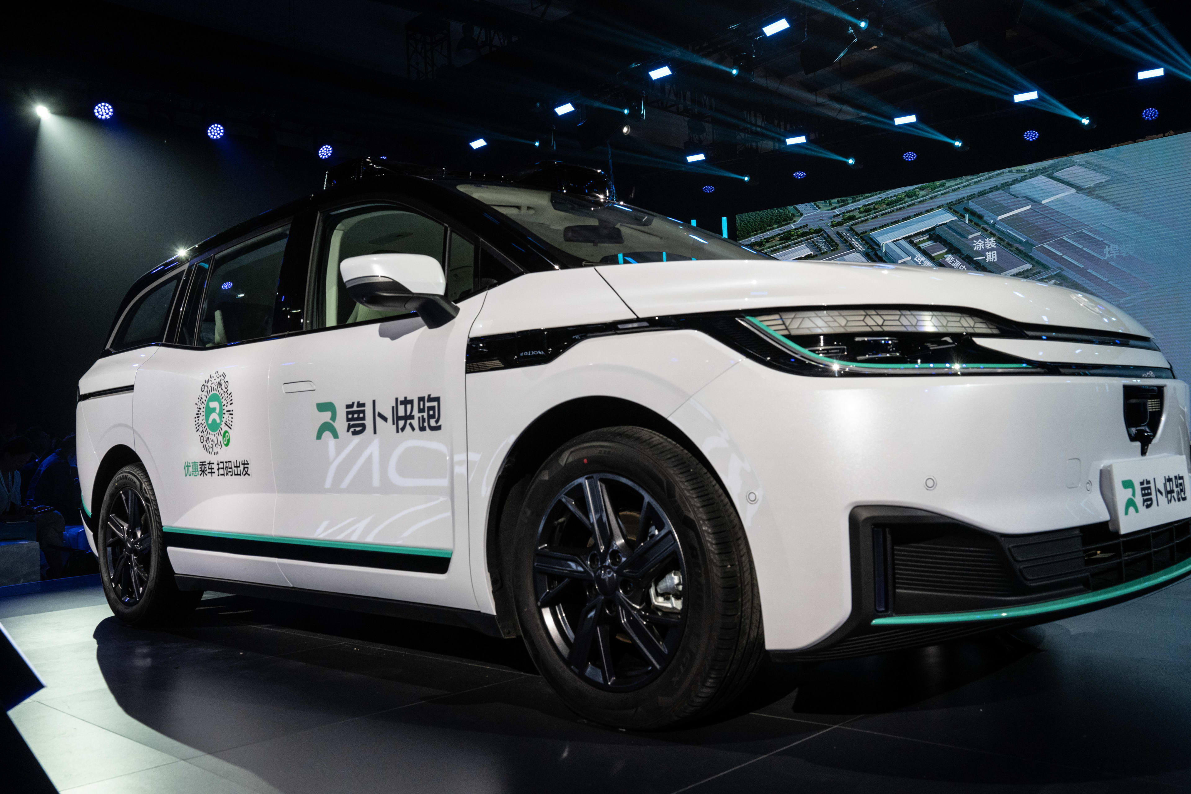 Tesla Further Behind in Self-Driving Race With Rival’s Announcement ...