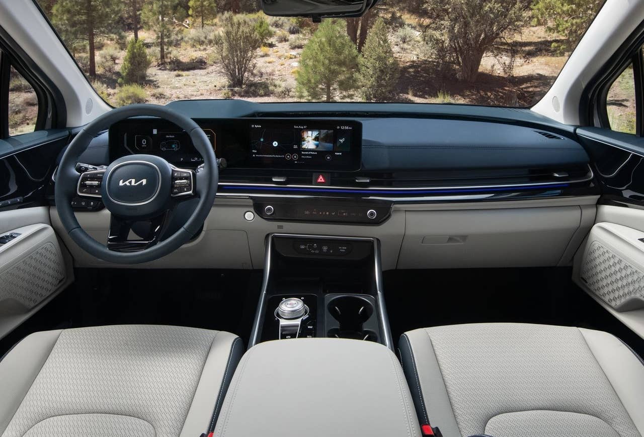 2026 Kia Carnival Lease Pricing Puts Pressure on the Toyota Sienna ...