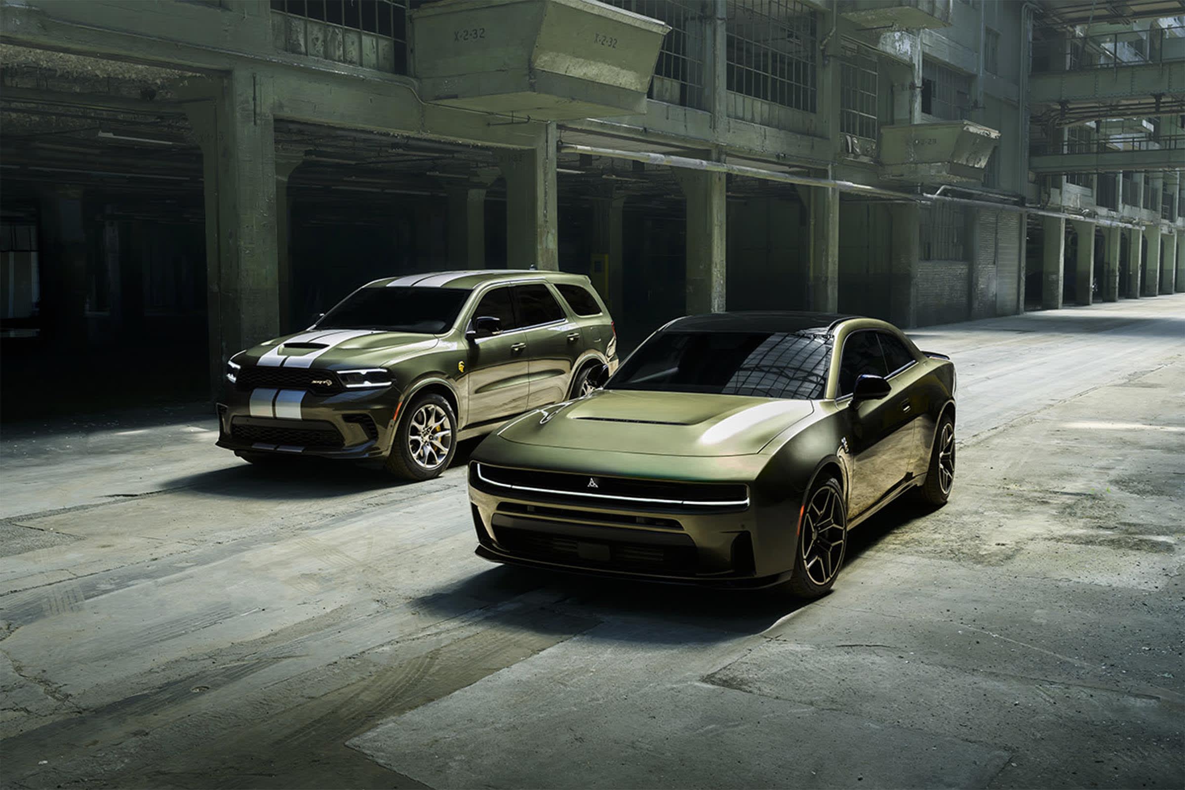 Dodge Wants to Pump You Up with the Return of the Durango Hellcat ...