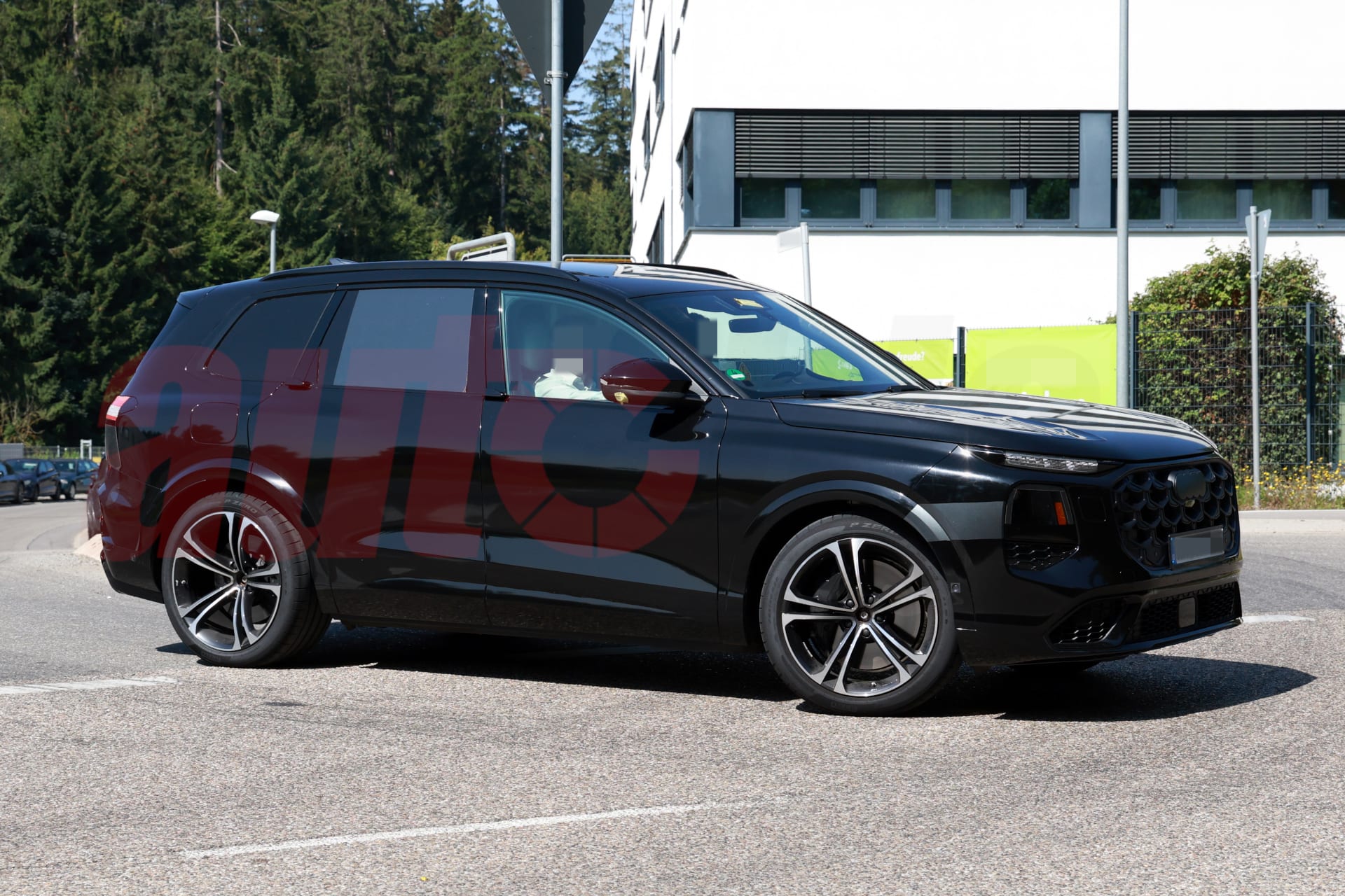 2027 Audi SQ7 PHEV Spied: Three-Row Performance SUV Looks Like A BMW Designed By GM - Autoblog