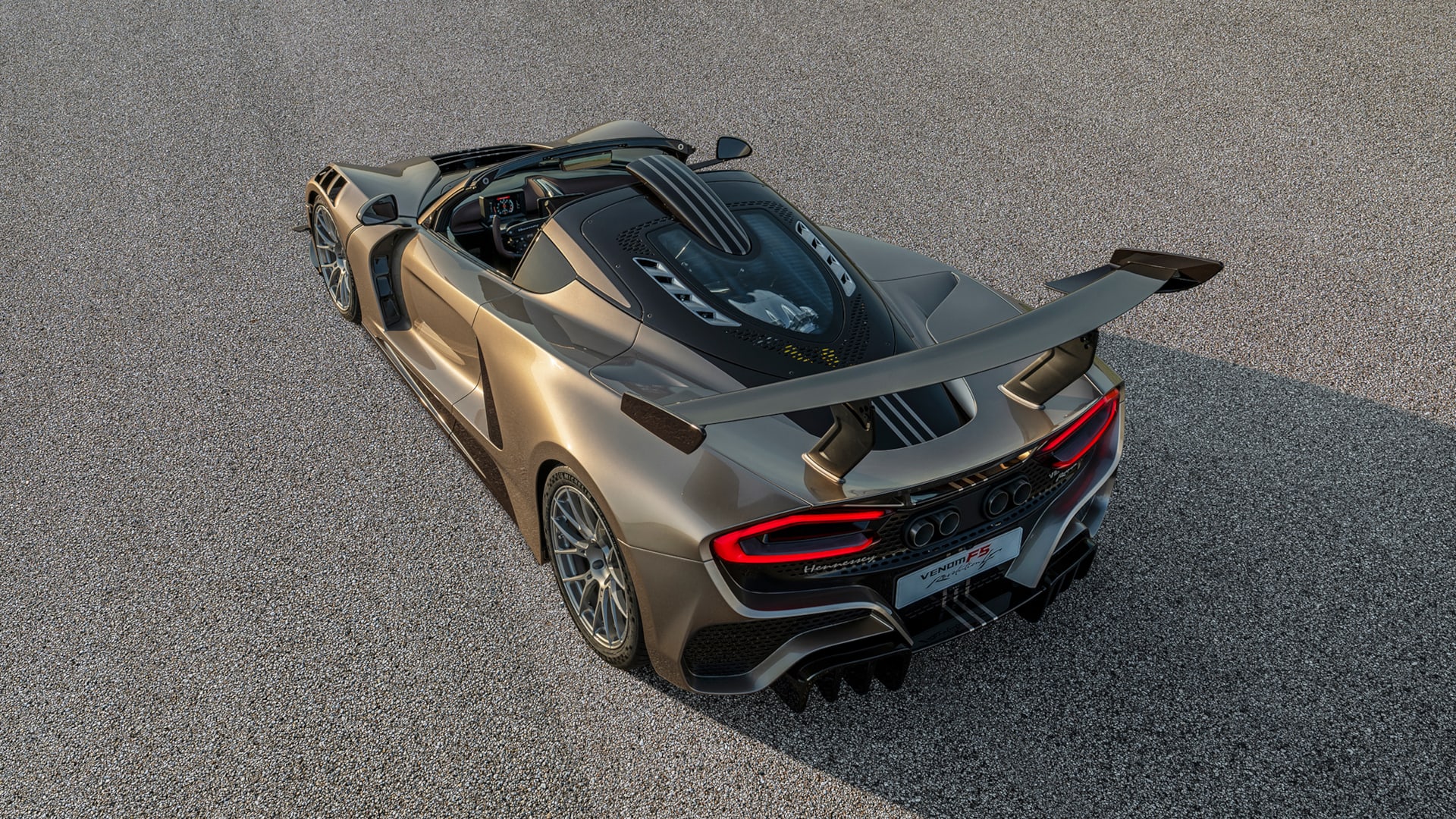 Hennessey Venom F5 LF Combines Manual Gearbox With The World's Most Powerful Internal Combustion ...