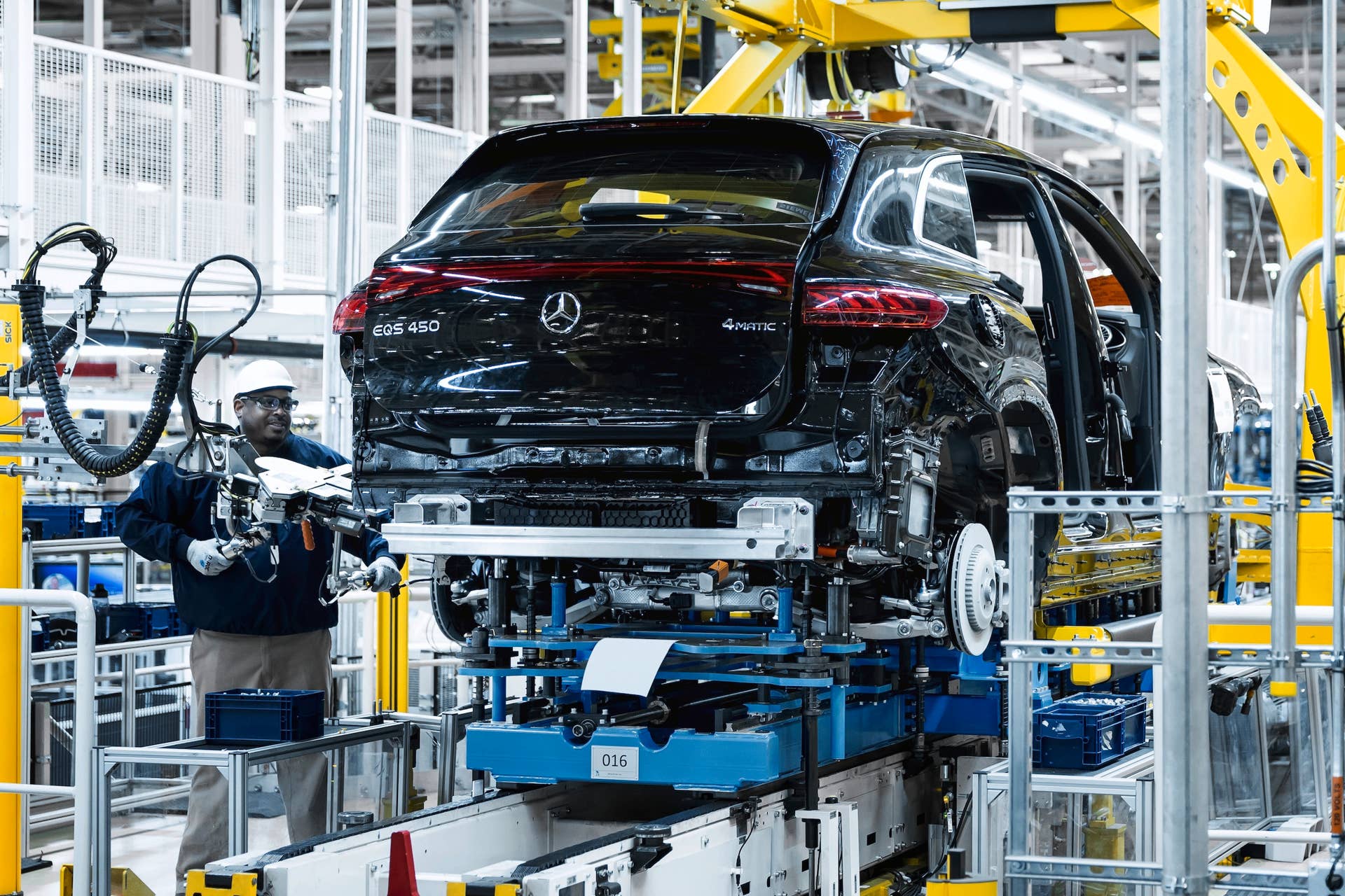 You'll Want To Grab A New Mercedes-Benz EV ASAP - Autoblog