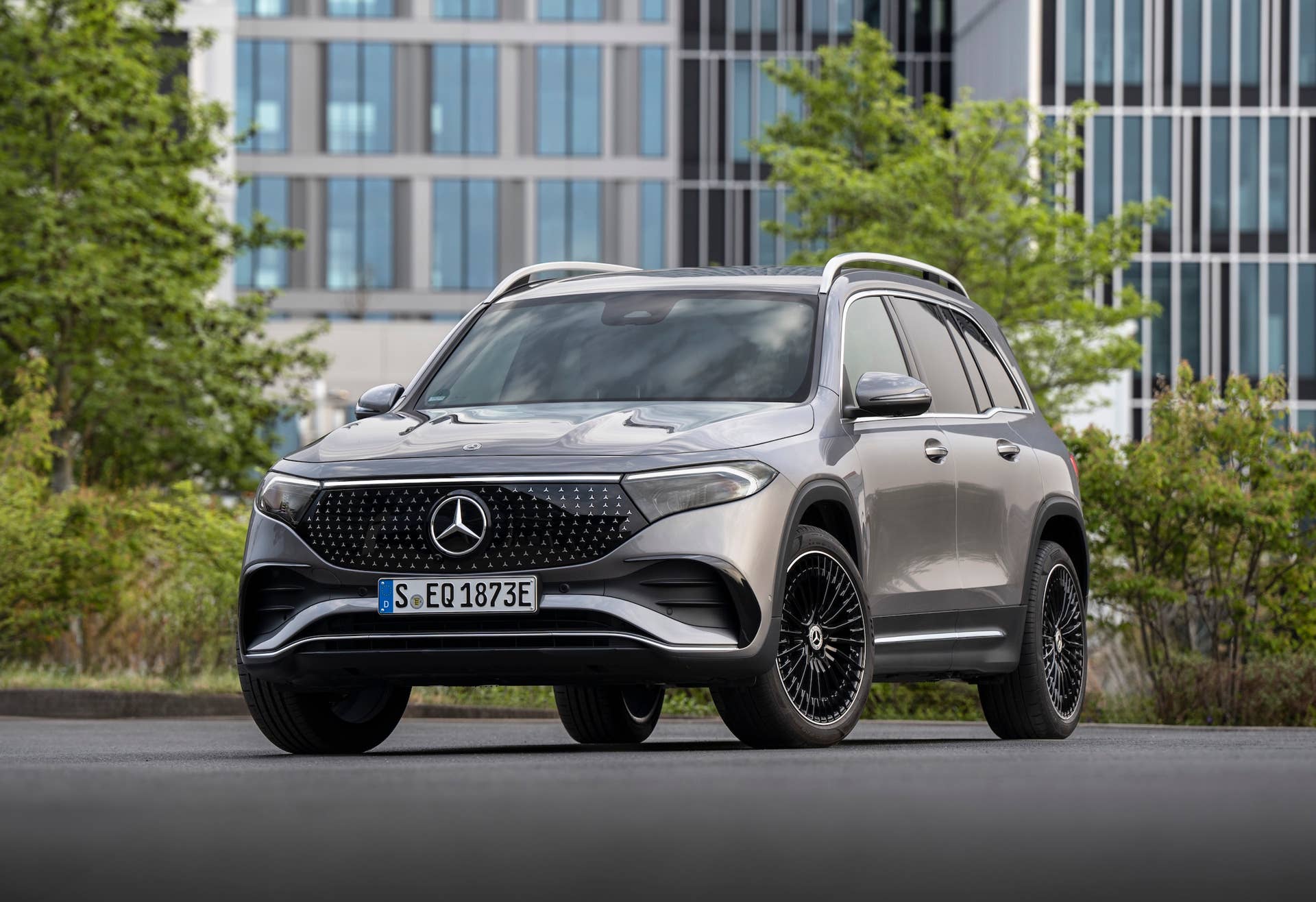 Mercedes-Benz Gives Up On Its Smallest Electric Three-Row Crossover ...