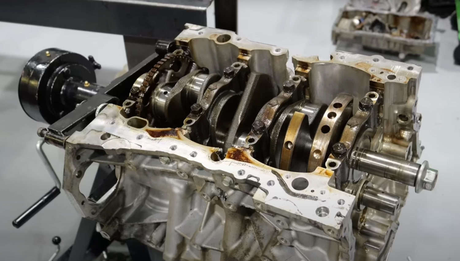 Pentastar V6 Teardown Exposes Costly Result of Repair Shortcuts - Autoblog