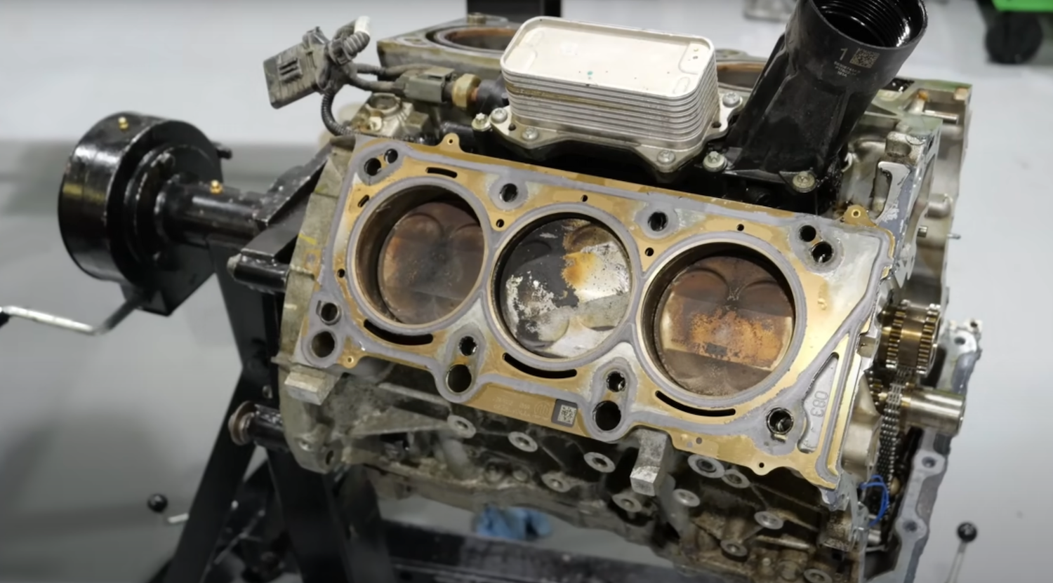 Pentastar V6 Teardown Exposes Costly Result of Repair Shortcuts - Autoblog
