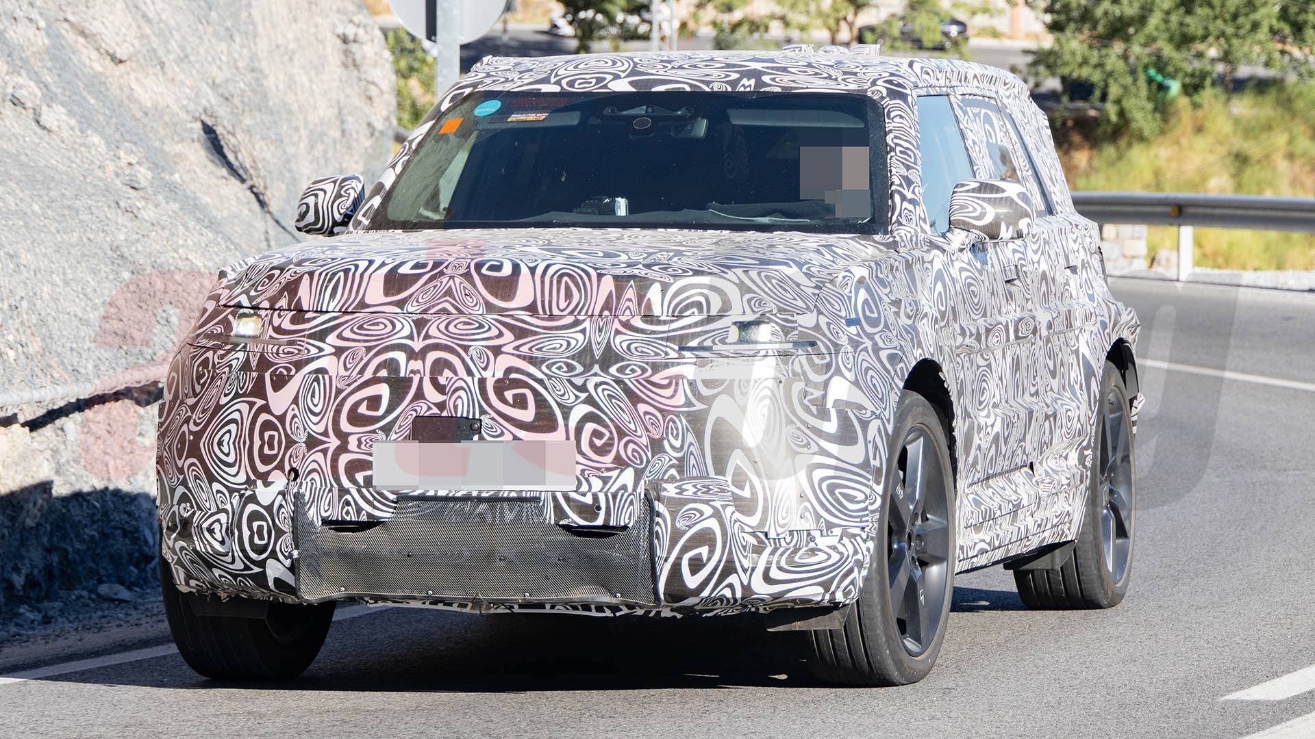 First Look at Land Rover’s Baby Electric Defender - Autoblog