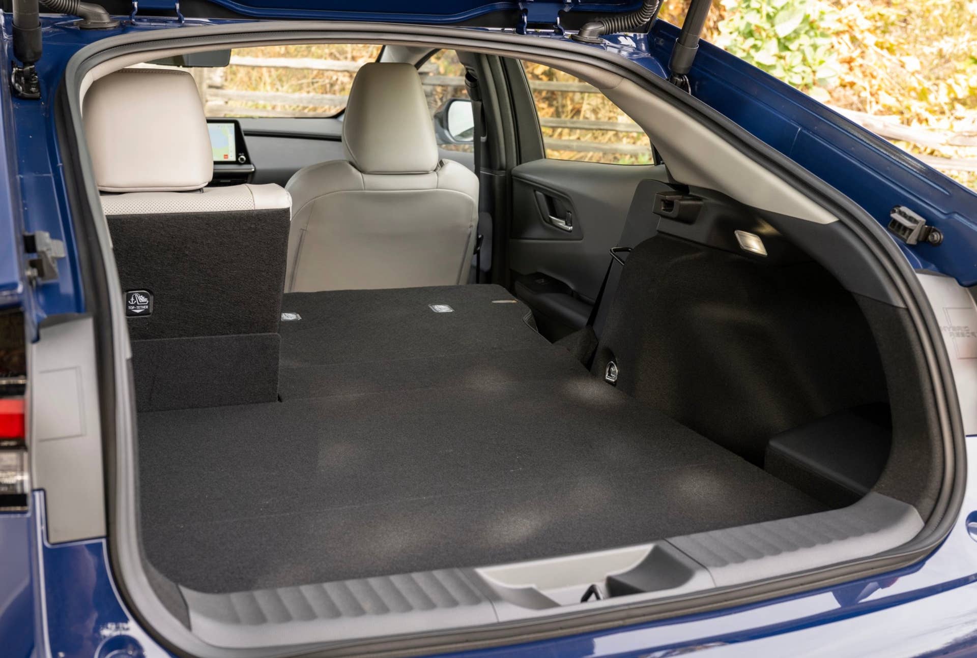 Prius Vs. Camry: Same Price, But What's The Better Toyota Hybrid ...