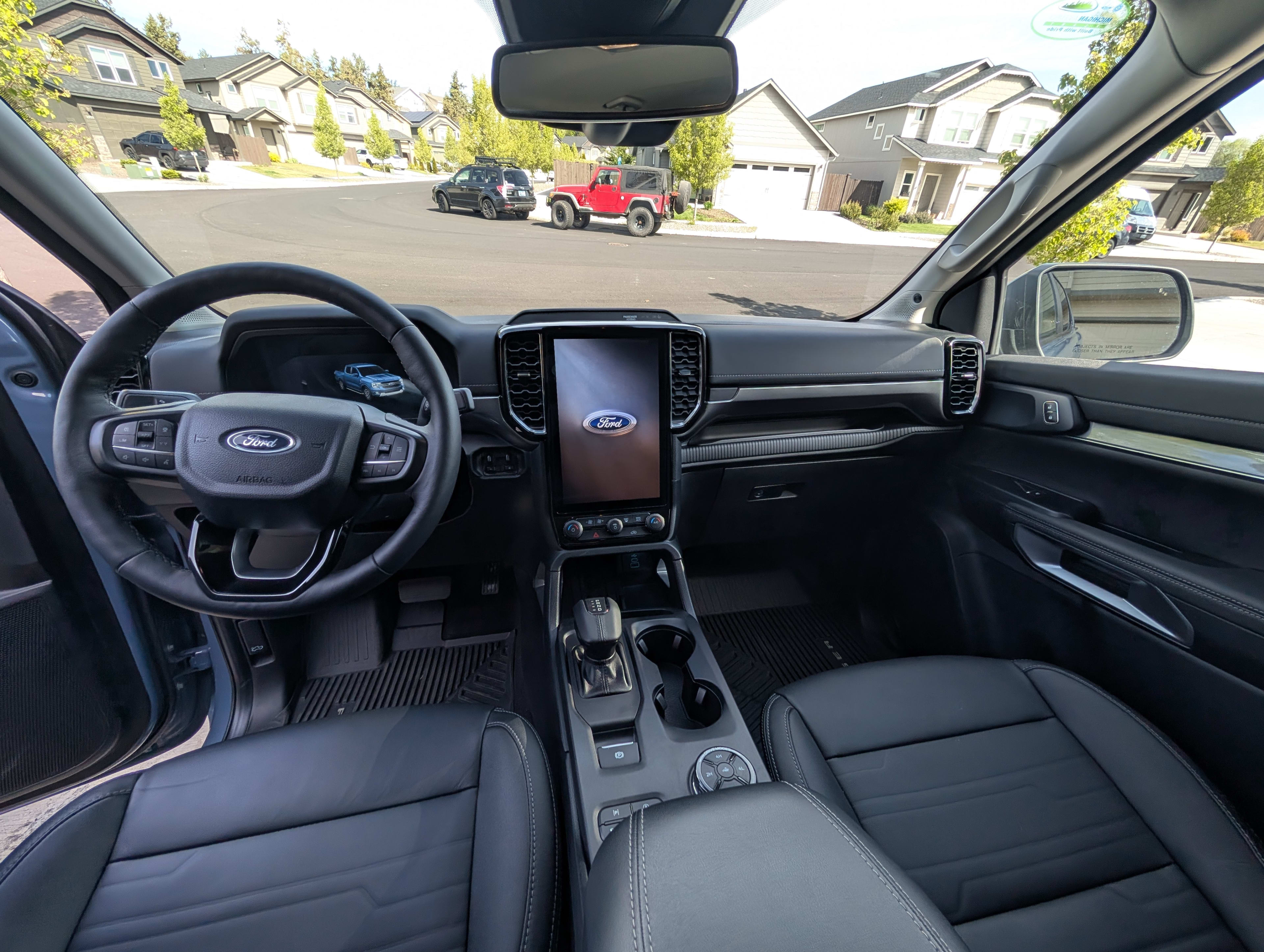 2025 Honda Ridgeline TrailSport vs. 2025 Ford Ranger Lariat 4x4: Which ...