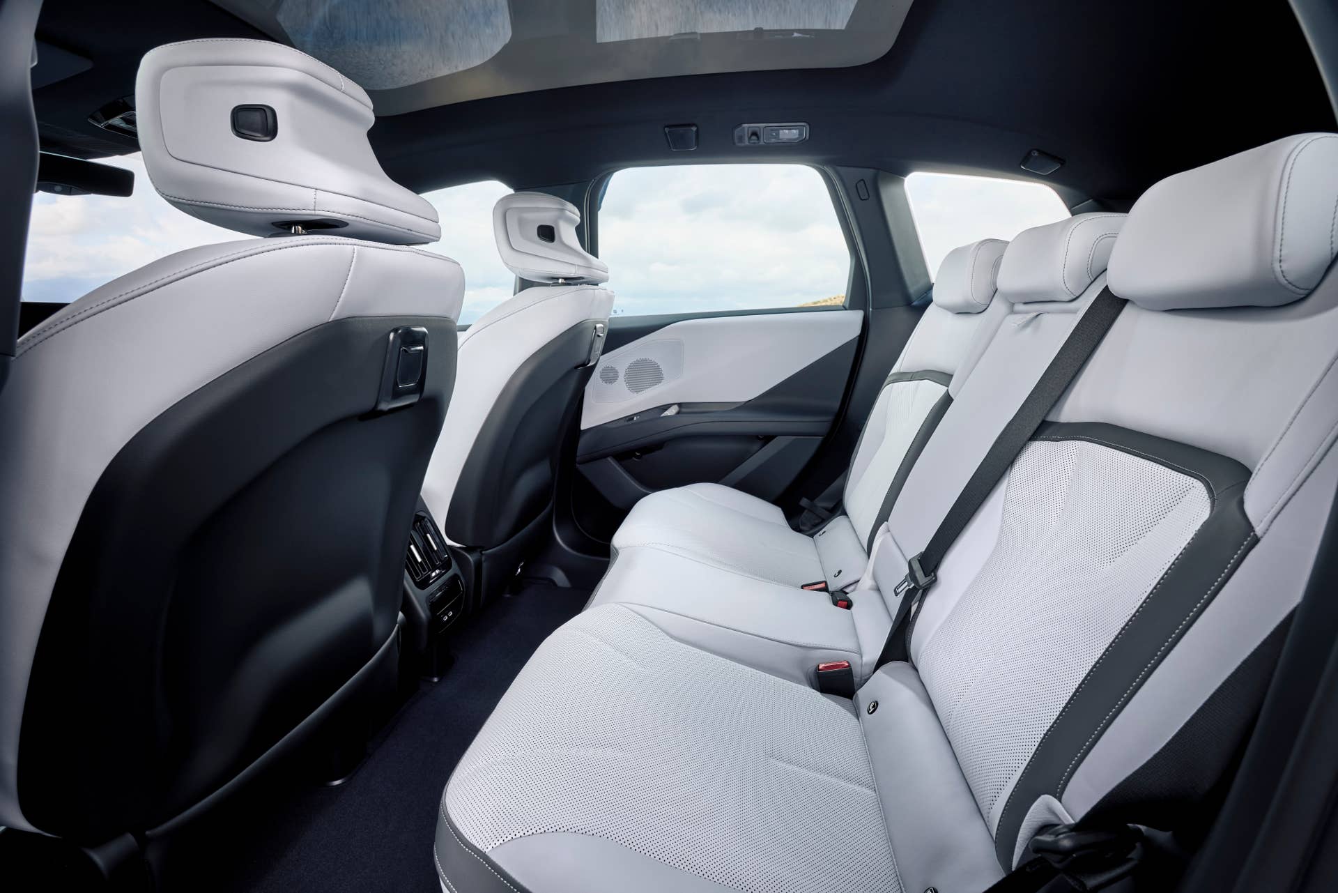 First Look: BMW’s Neue Klasse iX3 Previews the Future Of EVs - Autoblog