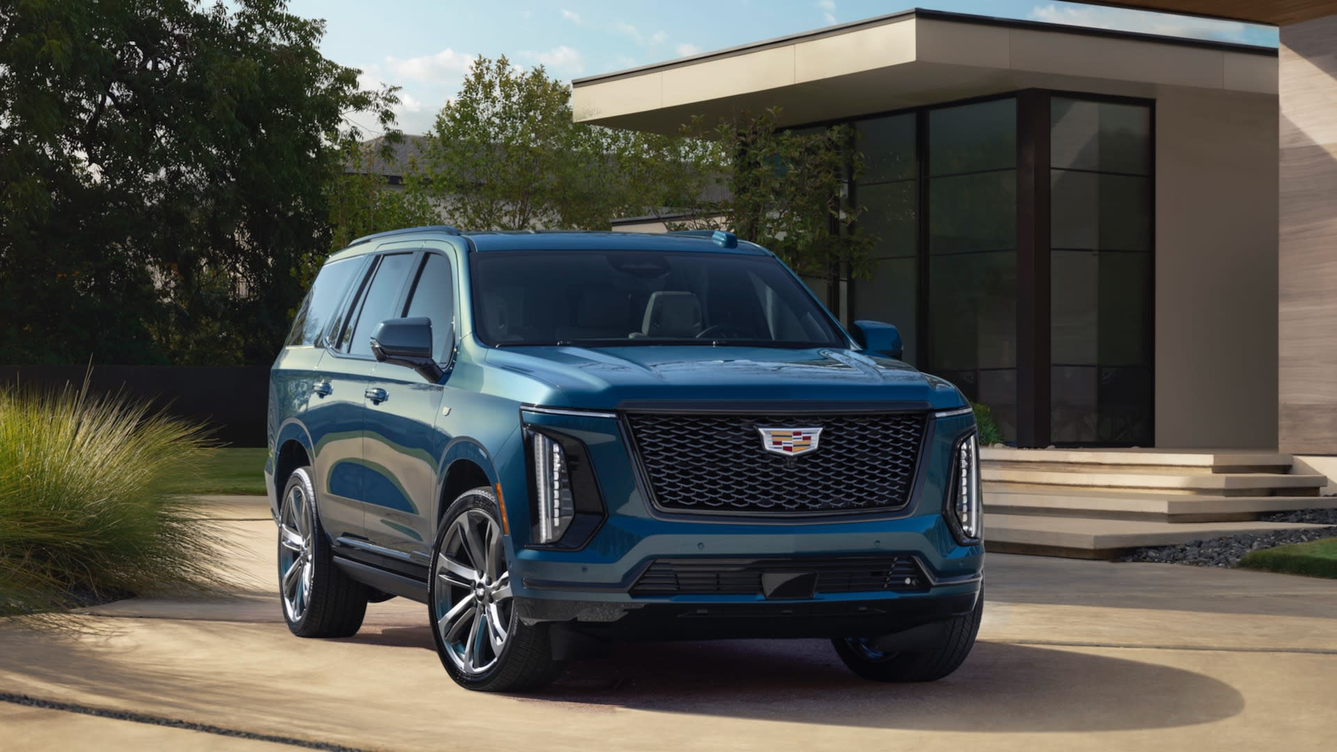 2026 Cadillac Escalade Vs. 2026 Lincoln Navigator: 3 Key Differences ...