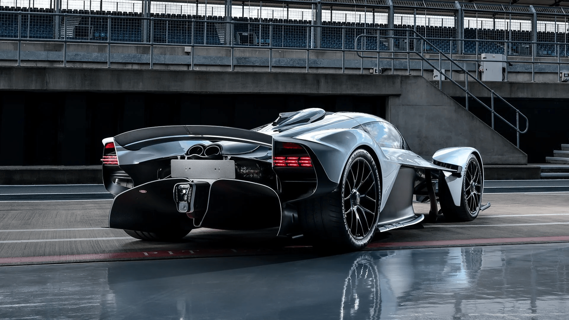 Daniel Ricciardo Sells $3M Aston Martin Valkyrie After Announcing Racing Retirement - Autoblog