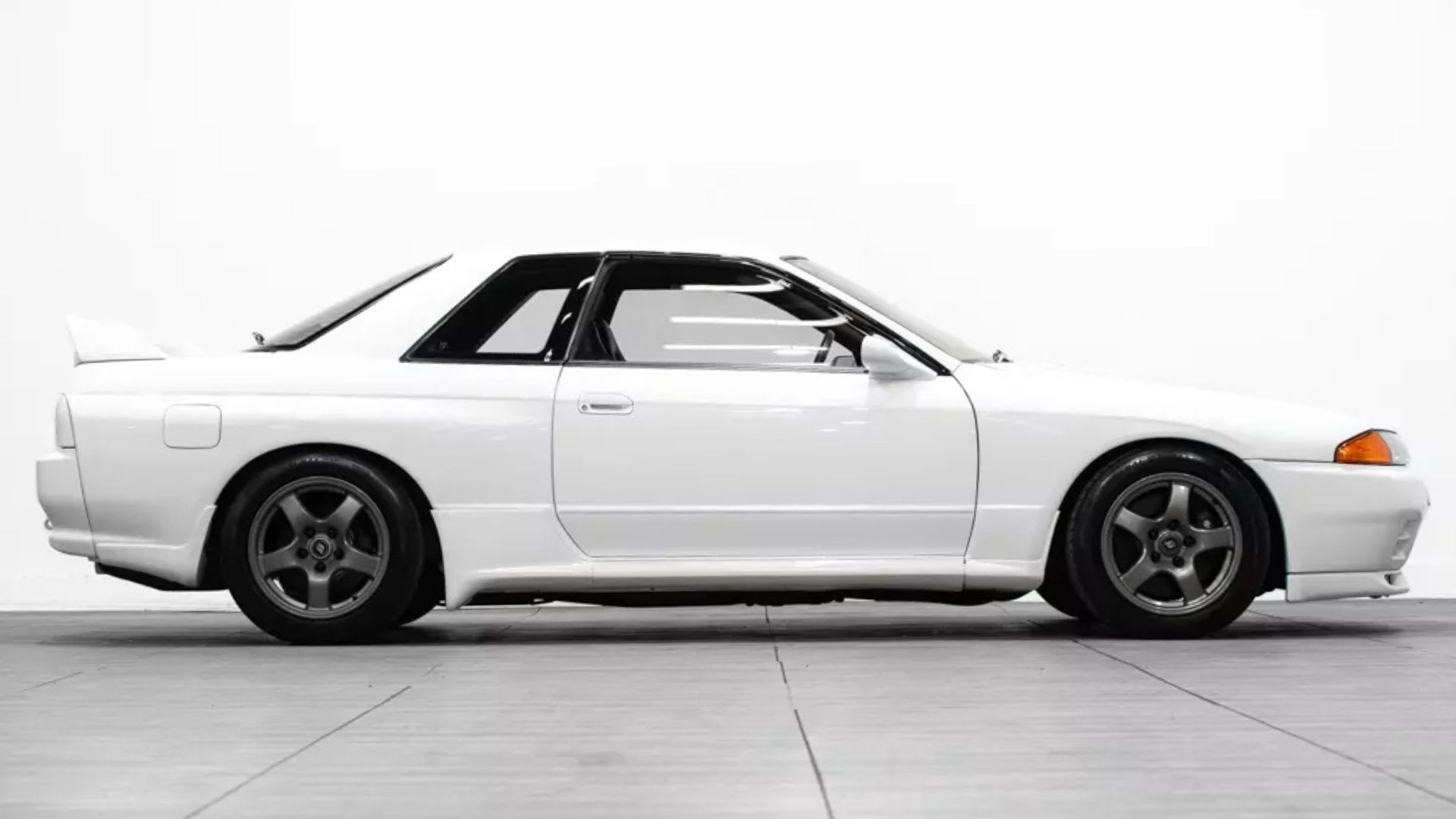 1993 Nissan Skyline GT-R R32 For Sale With 40,000 Miles - Autoblog