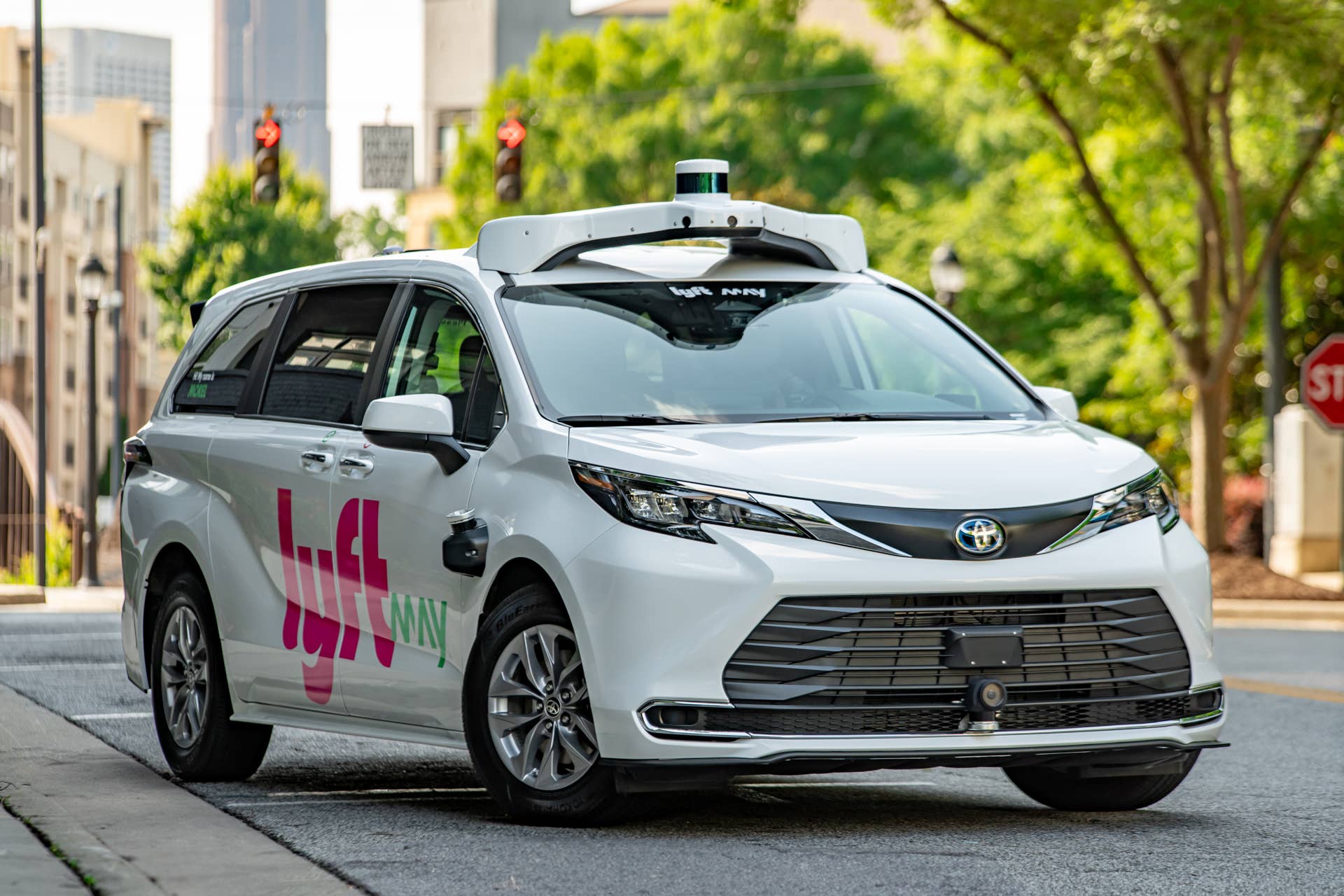 Sorry Tesla, Lyft Is Deploying Its Own Robotaxis - Autoblog