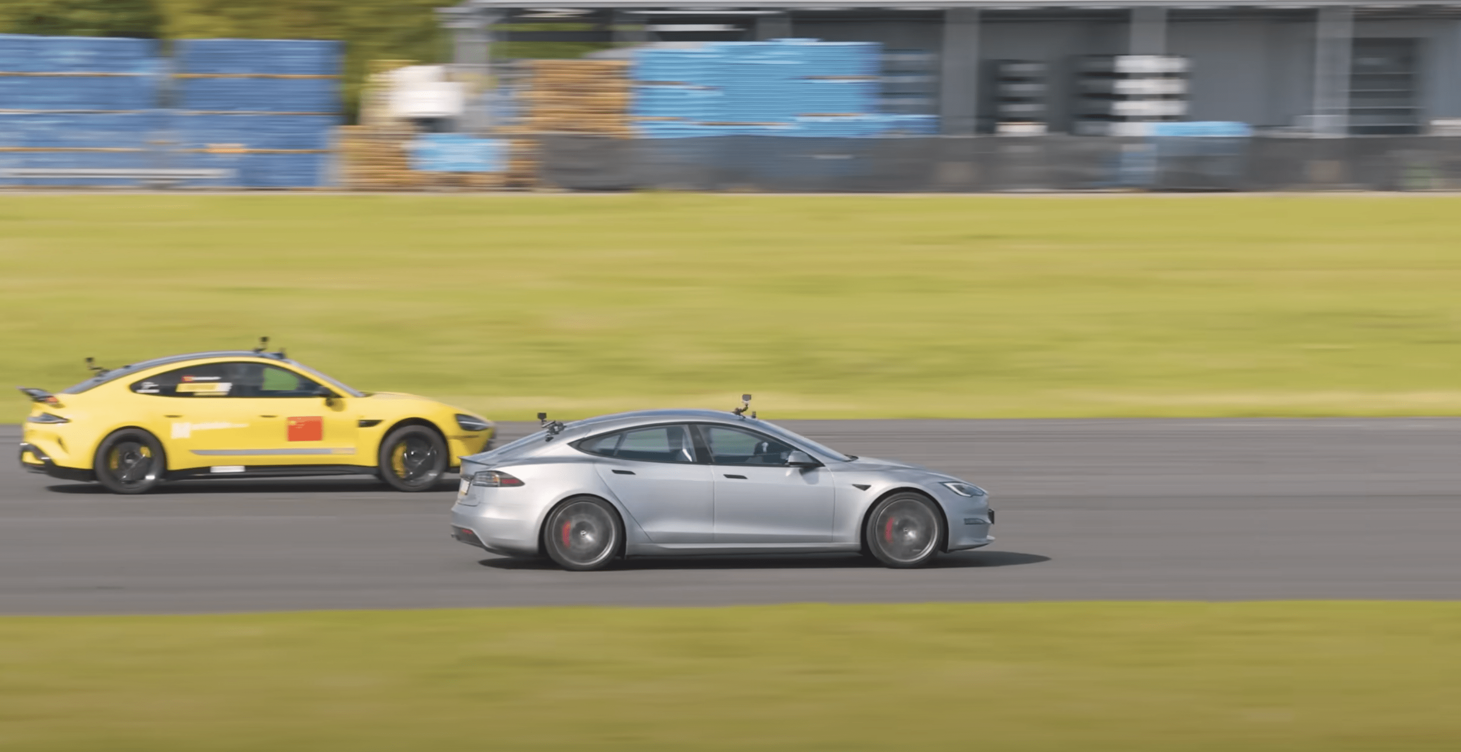 Phone Maker vs. Tesla: Xiaomi SU7 Ultra Takes on Model S Plaid in 2,500 ...