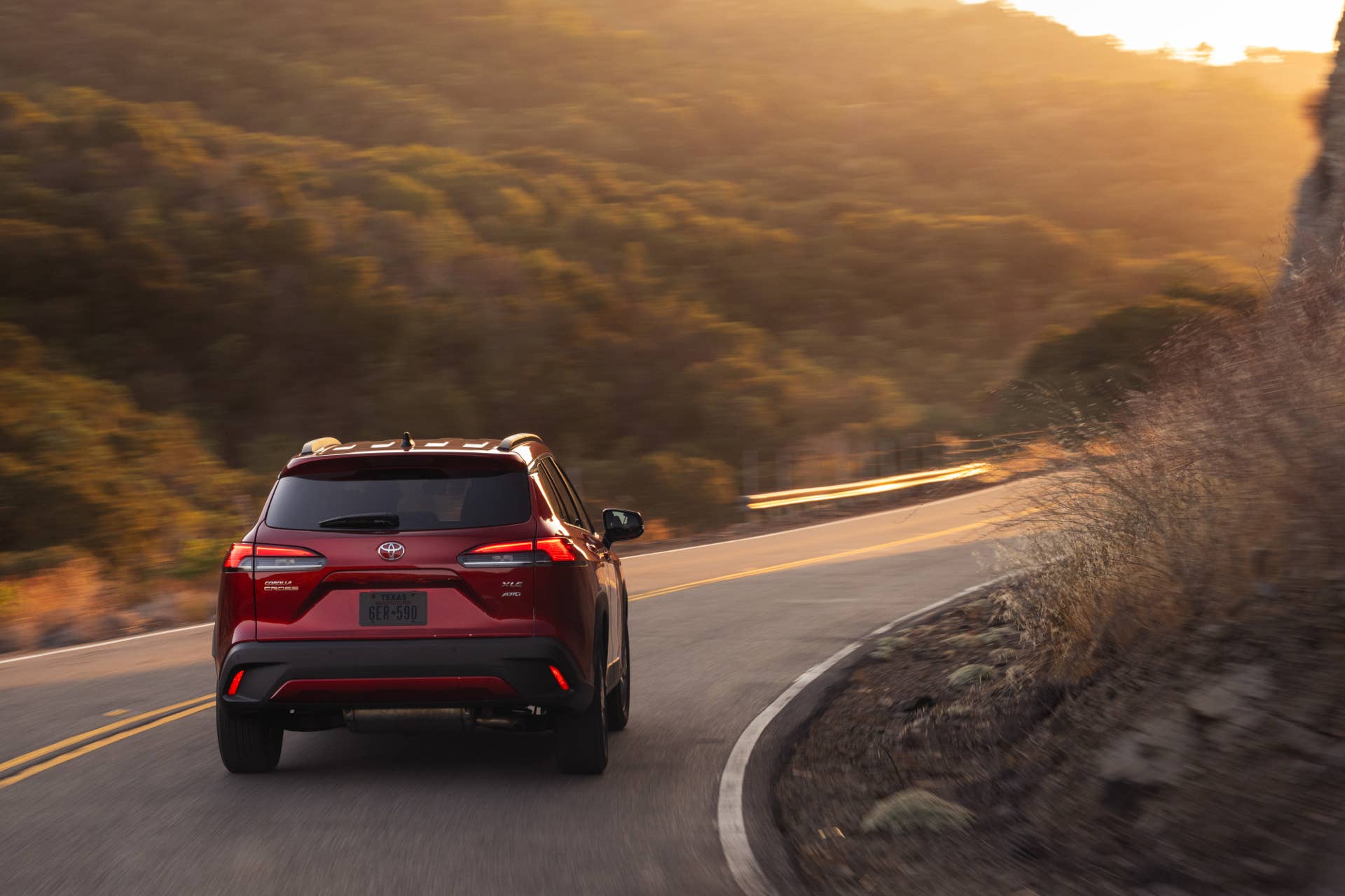 2026 Toyota Corolla Cross Vs. 2026 Toyota RAV4: 5 Major Differences ...
