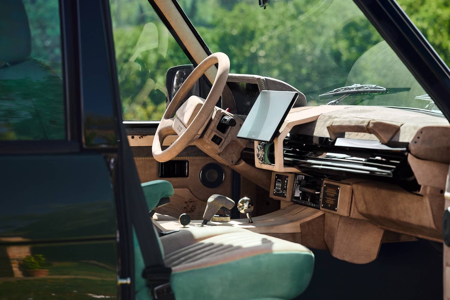 Only 15 of This Classy Italian Range Rover Classic Will Ever Exist ...
