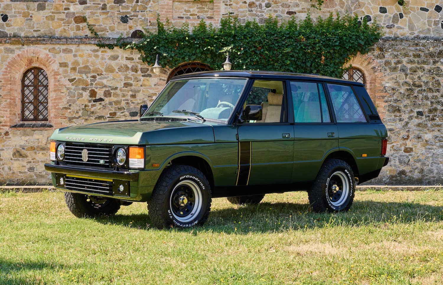 Only 15 of This Classy Italian Range Rover Classic Will Ever Exist ...