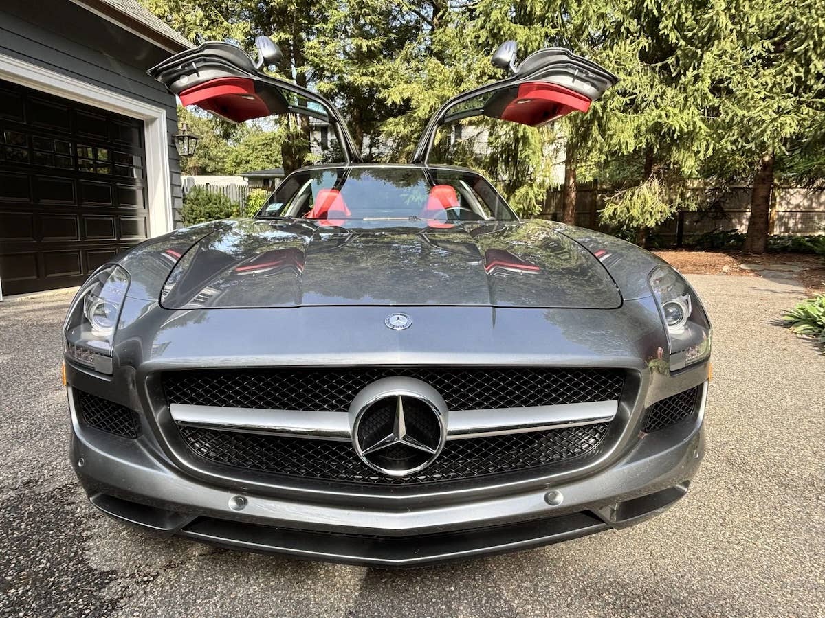 Here's Your Chance to Buy a Mercedes-Benz SLS AMG Gullwing With Only ...