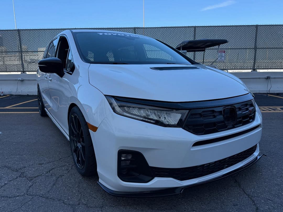 This 550-HP Honda Odyssey Type R Is the Ultimate Sleeper Minivan - Autoblog
