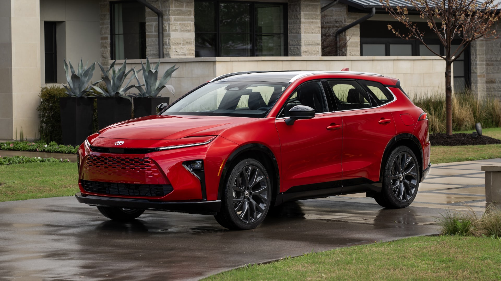 2026 Toyota Crown Signia Vs. 2026 Toyota Grand Highlander: 5 Key ...